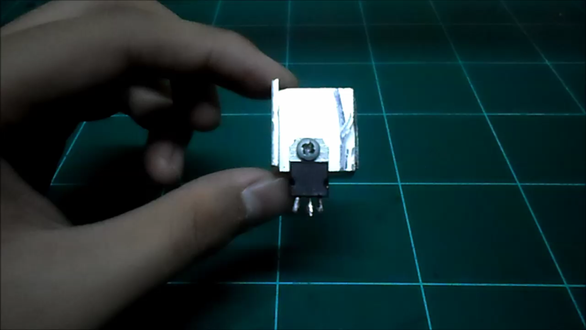 Variable Voltage Regulator Using the LM317 : 8 Steps - Instructables