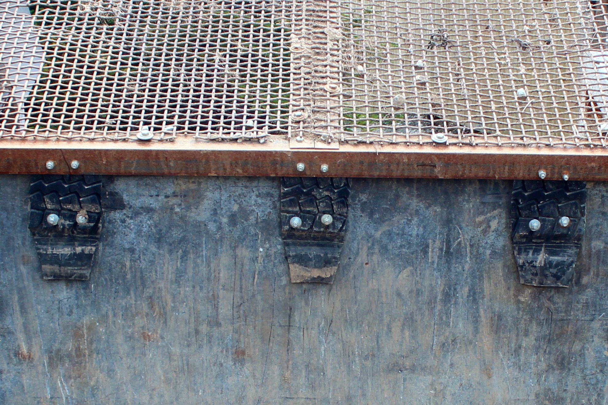 Homemade Soil Screener/sifter : 11 Steps (with Pictures) - Instructables