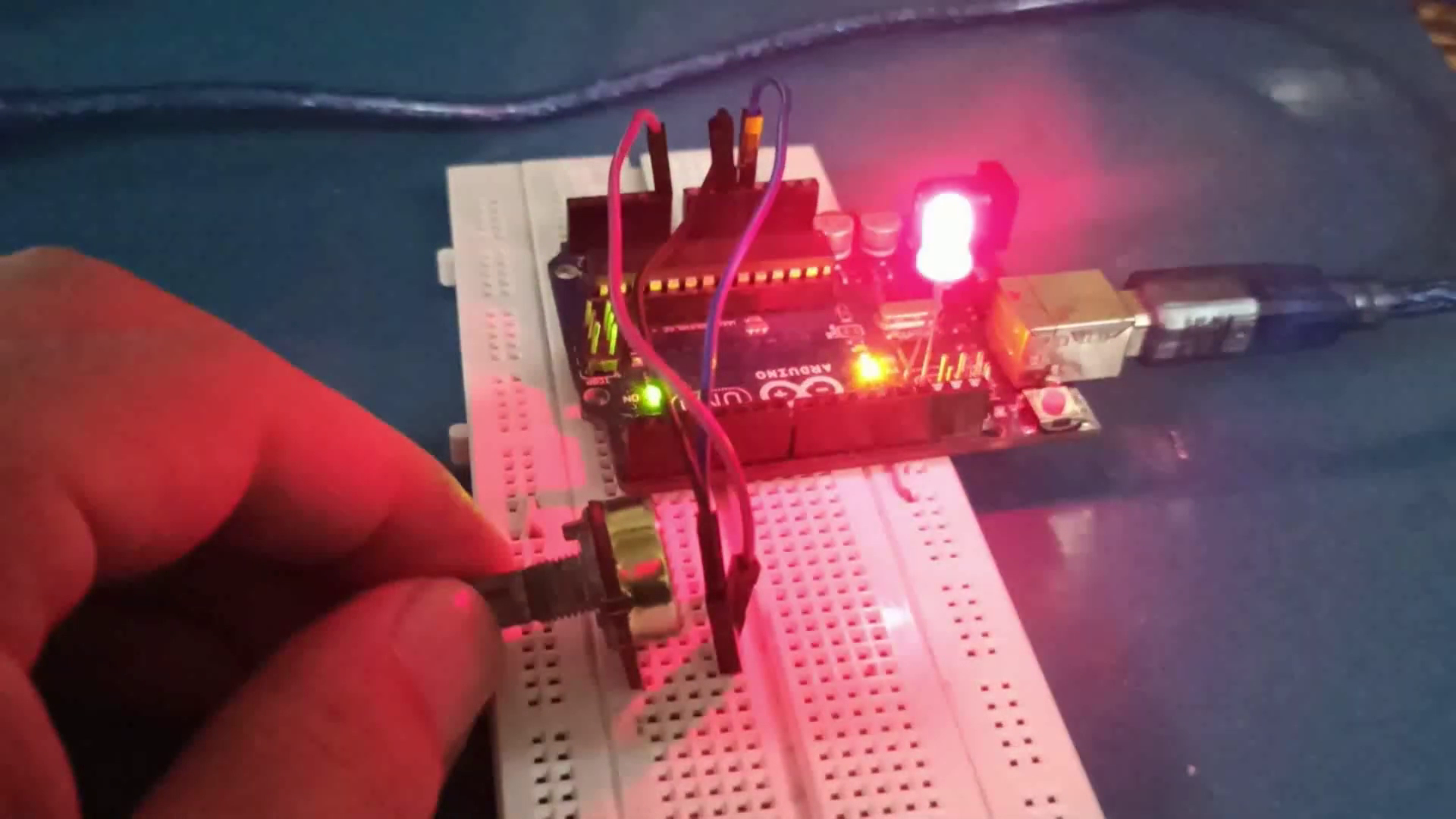 How to Use a Potentiometer With Arduino : 3 Steps - Instructables