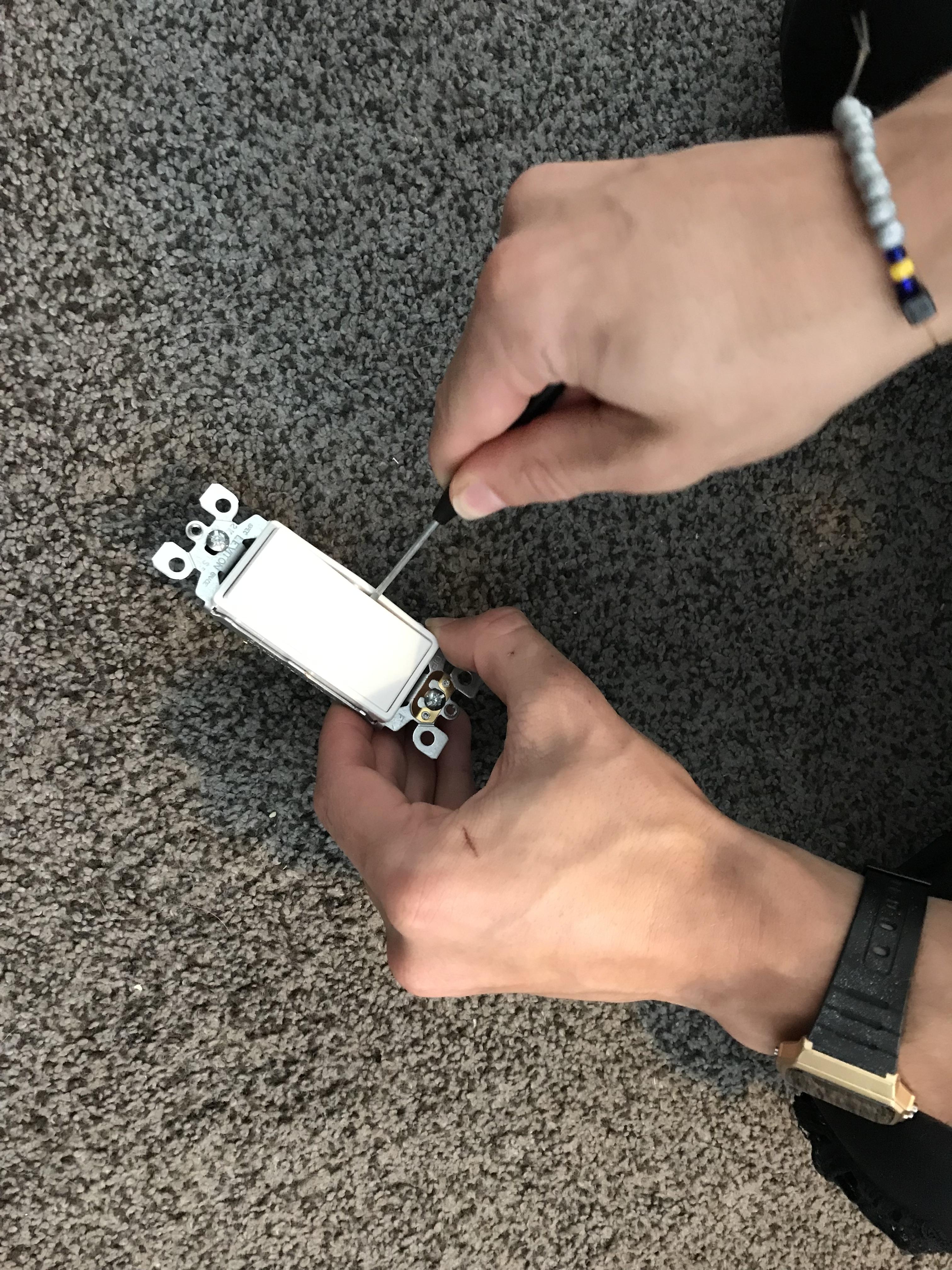 Remote Controlled Light Switch (Arduino) : 3 Steps - Instructables