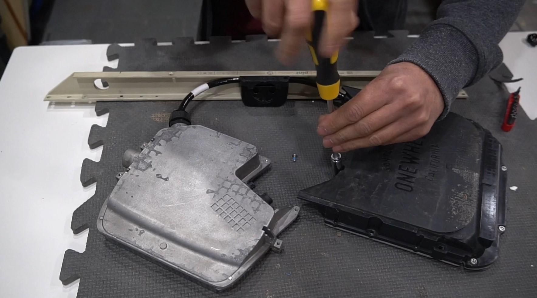 Onewheel Pint Battery Upgrade - Extended Range : 7 Steps (with Pictures ...