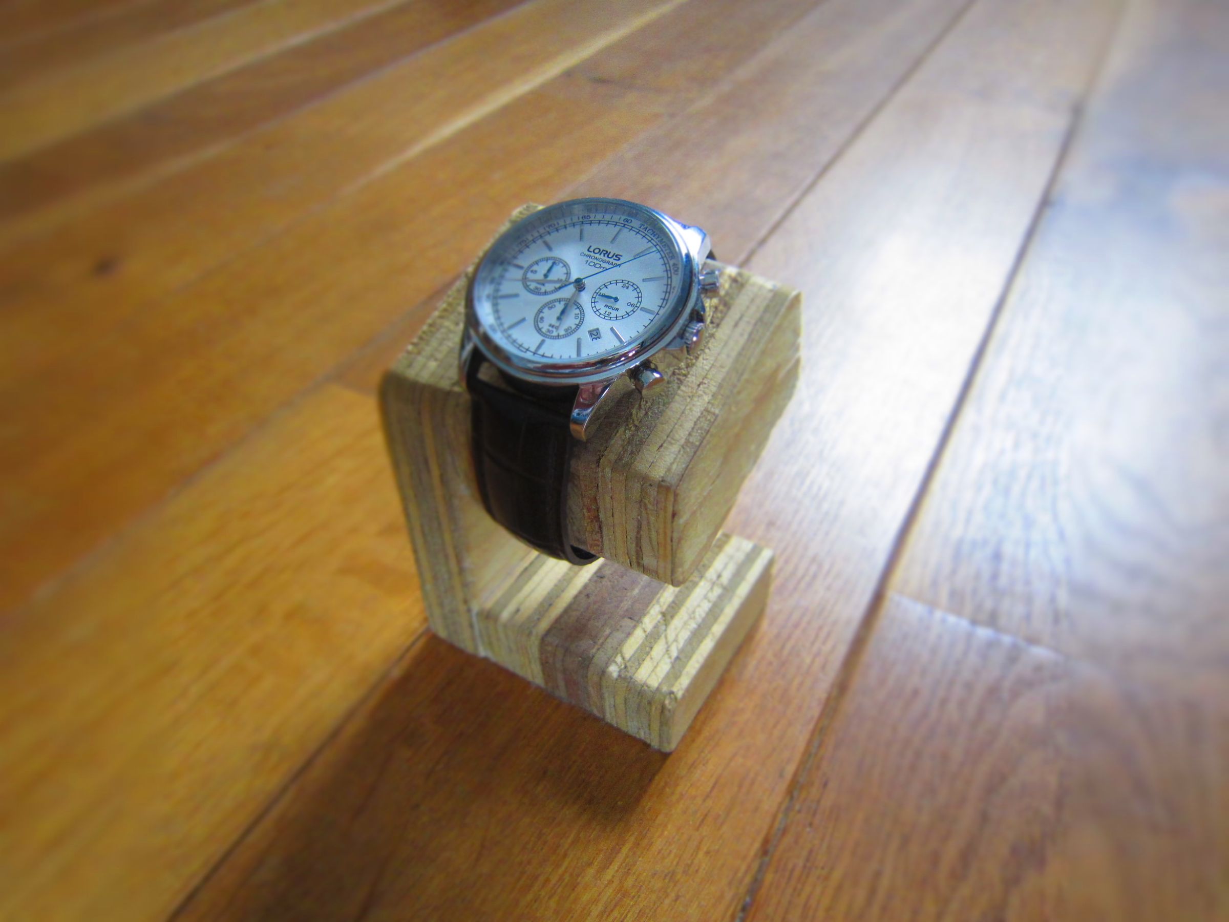 Plywood Watch Stand : 7 Steps (with Pictures) - Instructables