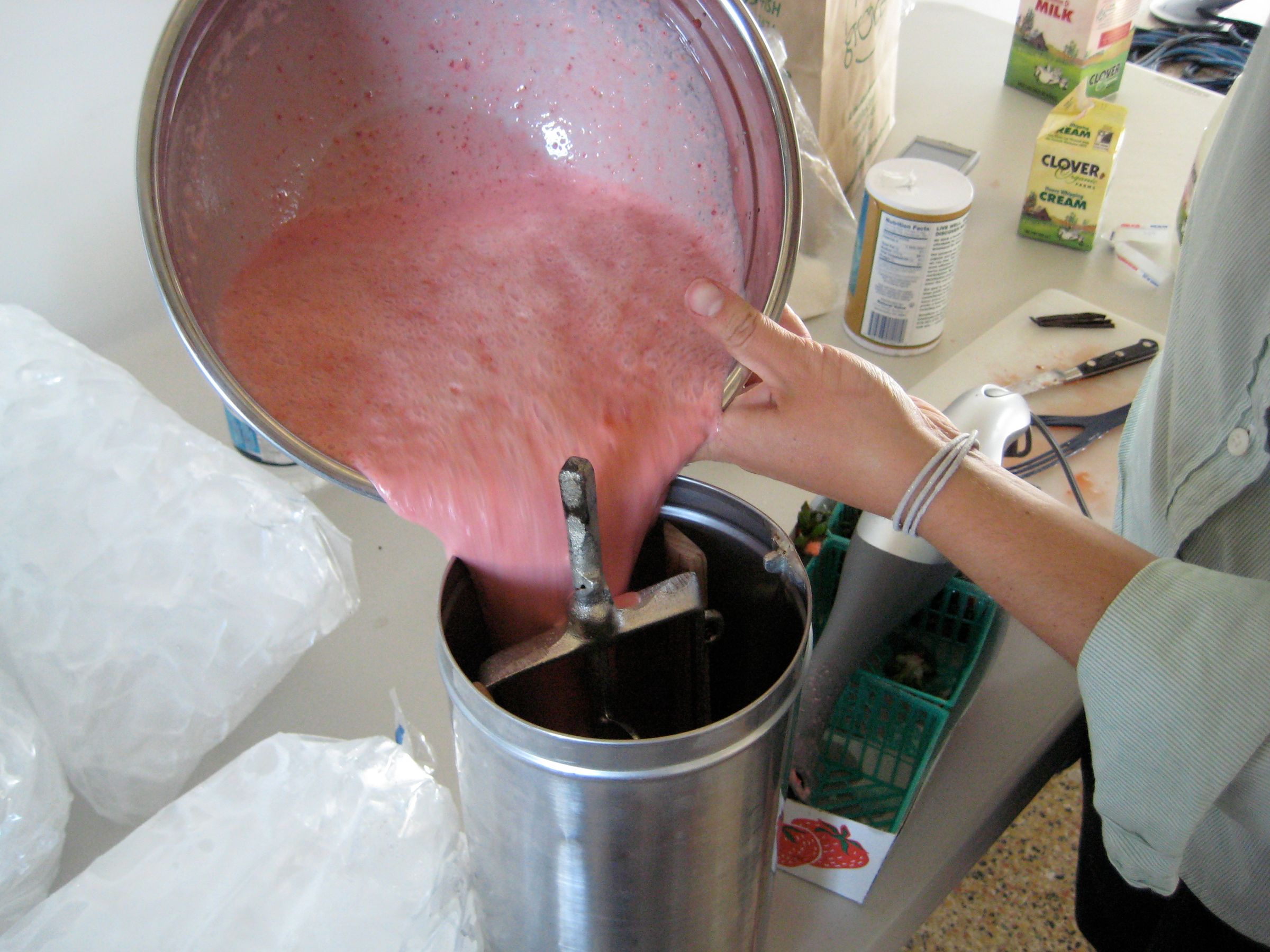 Hand-Crank Ice Cream for Cranks : 5 Steps (with Pictures) - Instructables