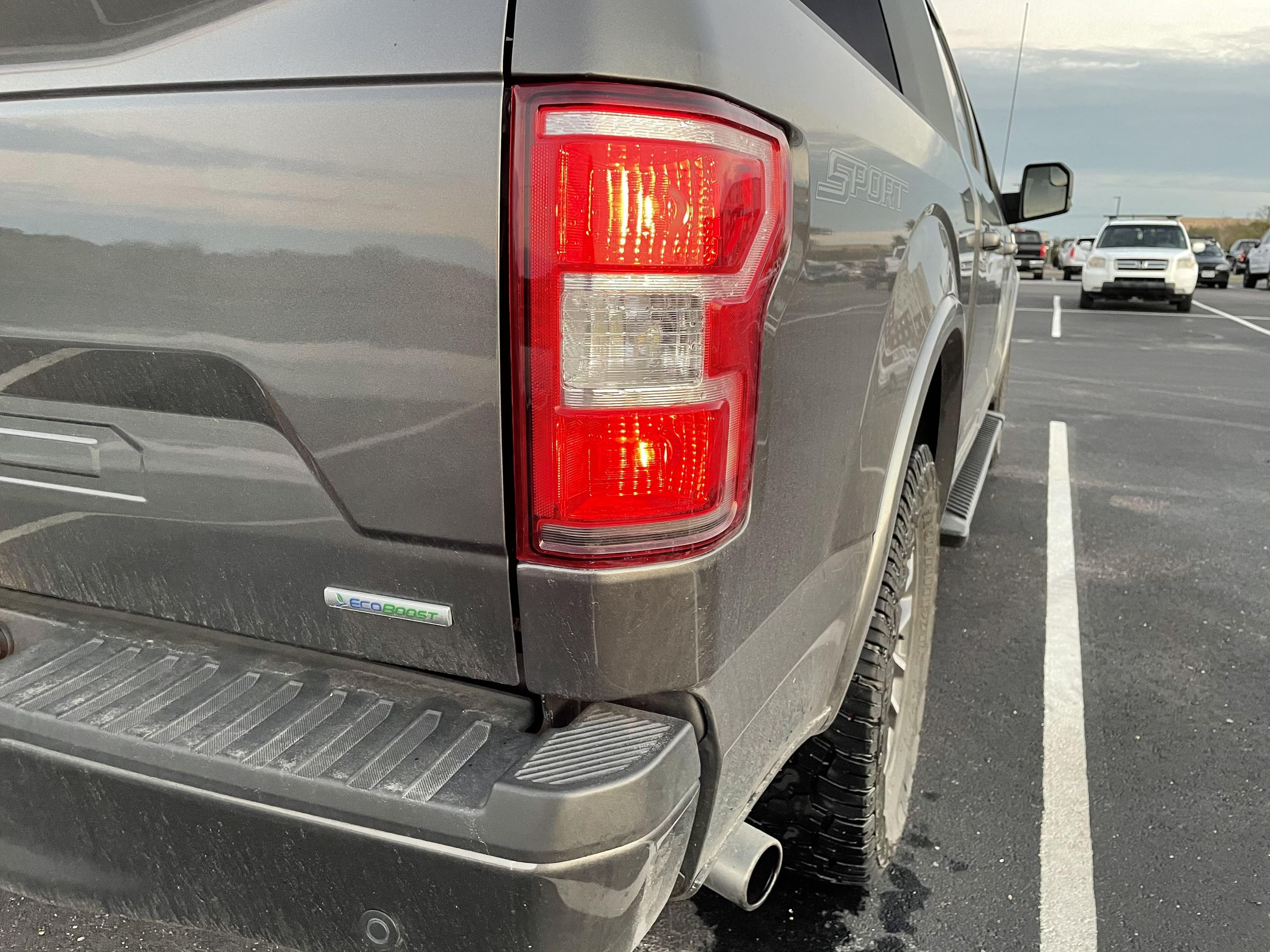 How to Change a Broken Tail Light Bulb in a Ford F150 : 10 Steps (with ...