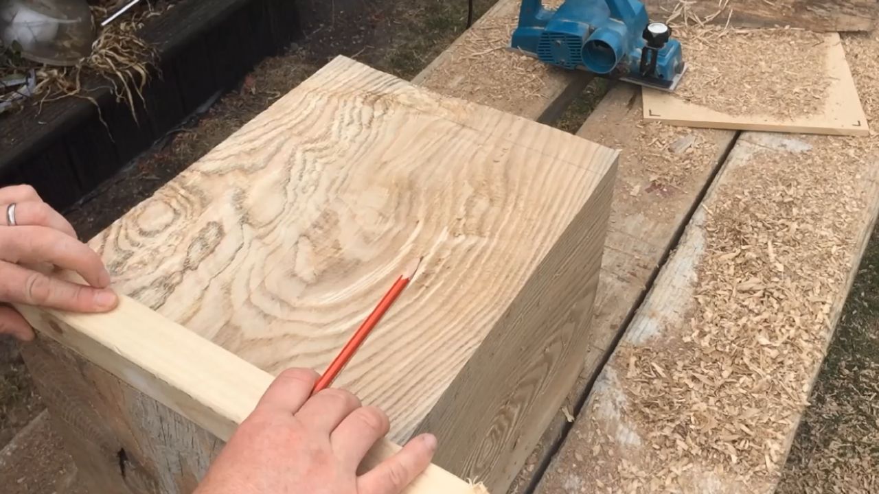 Twisted Stool / End Table : 14 Steps (with Pictures) - Instructables