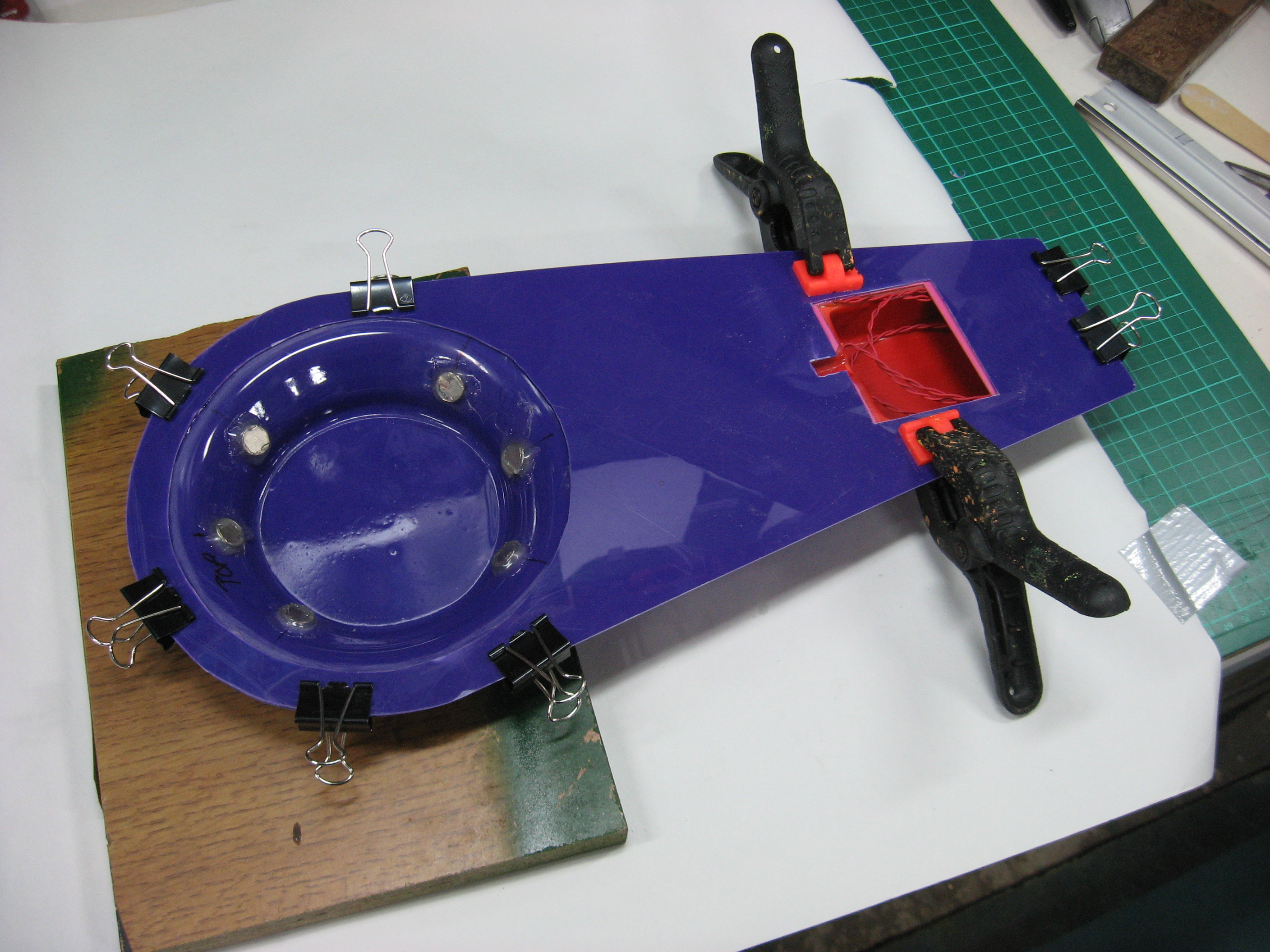 Tron Legacy Sam Light Suit : 8 Steps (with Pictures) - Instructables