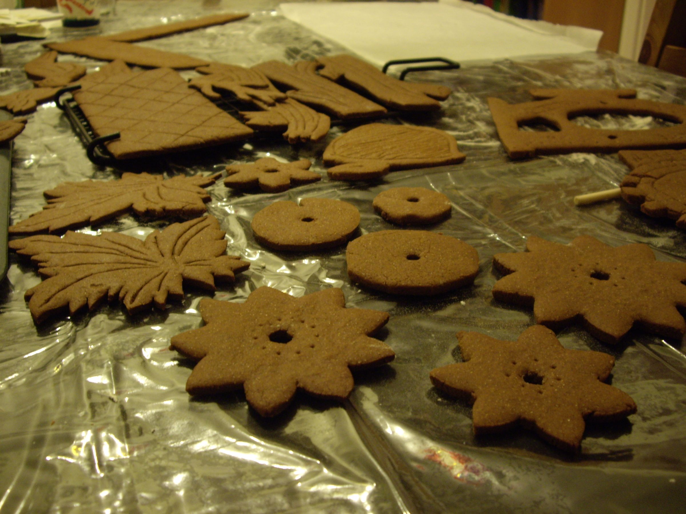 Edible Gingerbread Cuckoo Clock With Internal Gears : 9 Steps (with ...