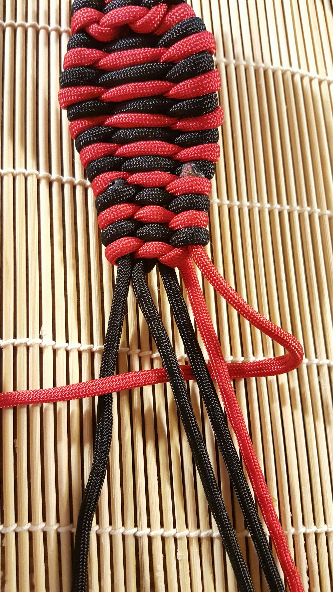 Paracord Snake : 10 Steps (with Pictures) - Instructables