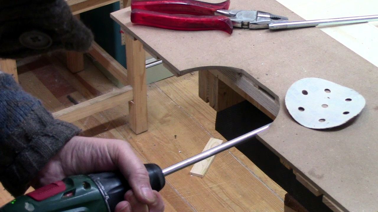 Mini Router Table With the Simplest Router Lift Ever : 12 Steps (with ...