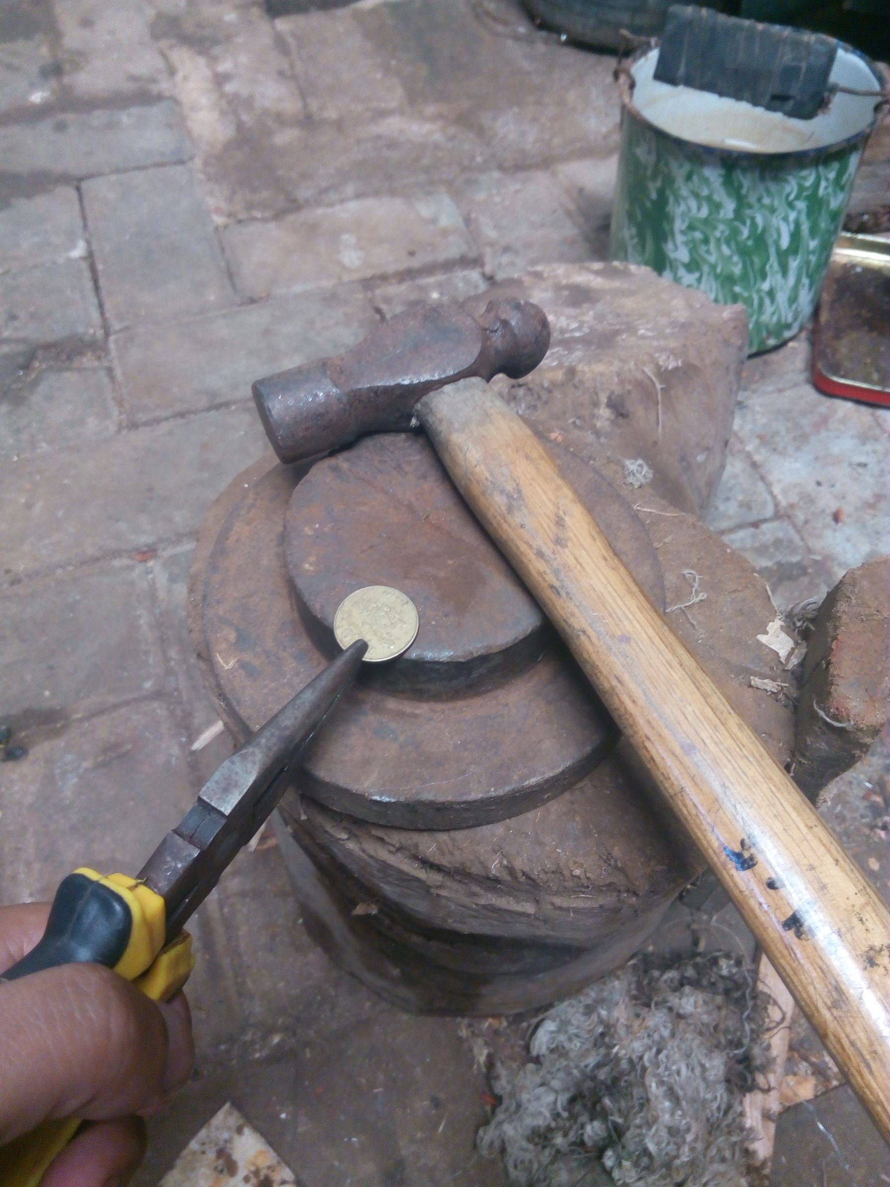 CAJON MINI CARDBOARD : 4 Steps (with Pictures) - Instructables