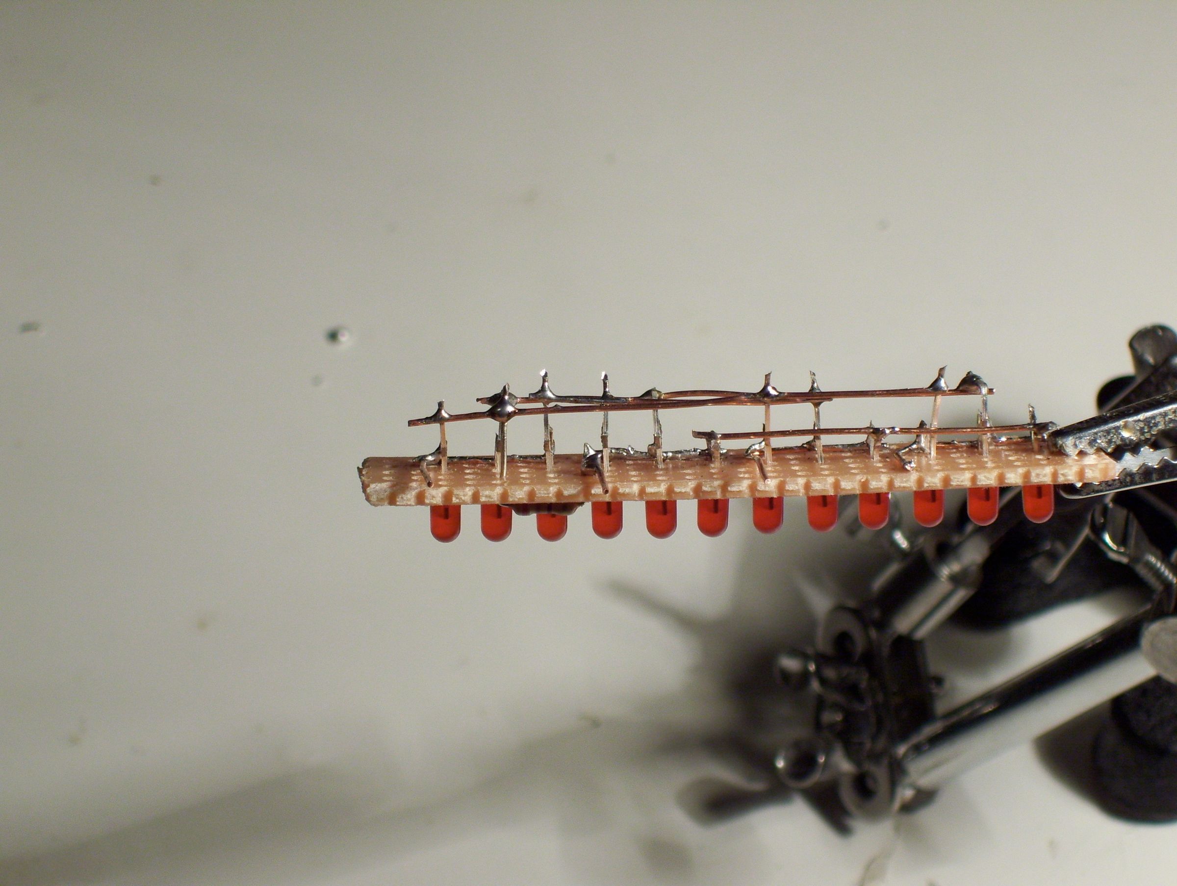 Charlieplexed Row of LED Lights, for the Arduino : 9 Steps (with Pictures) - Instructables