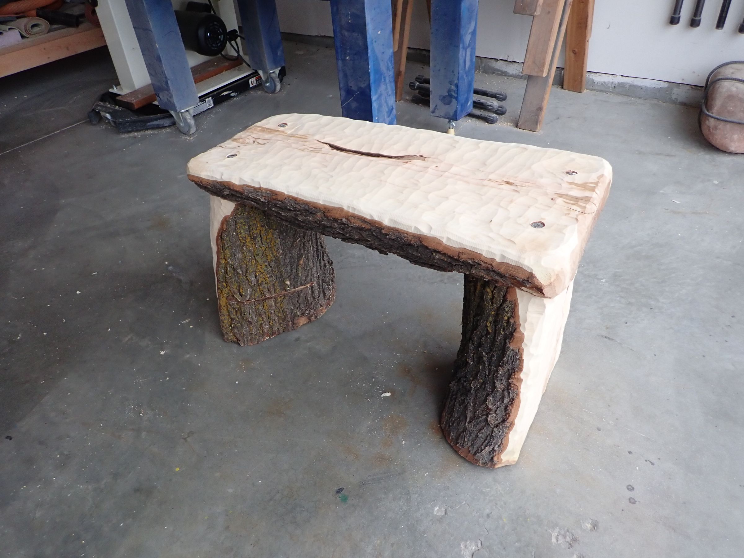 Simple Garden Bench From a Log : 11 Steps (with Pictures) - Instructables