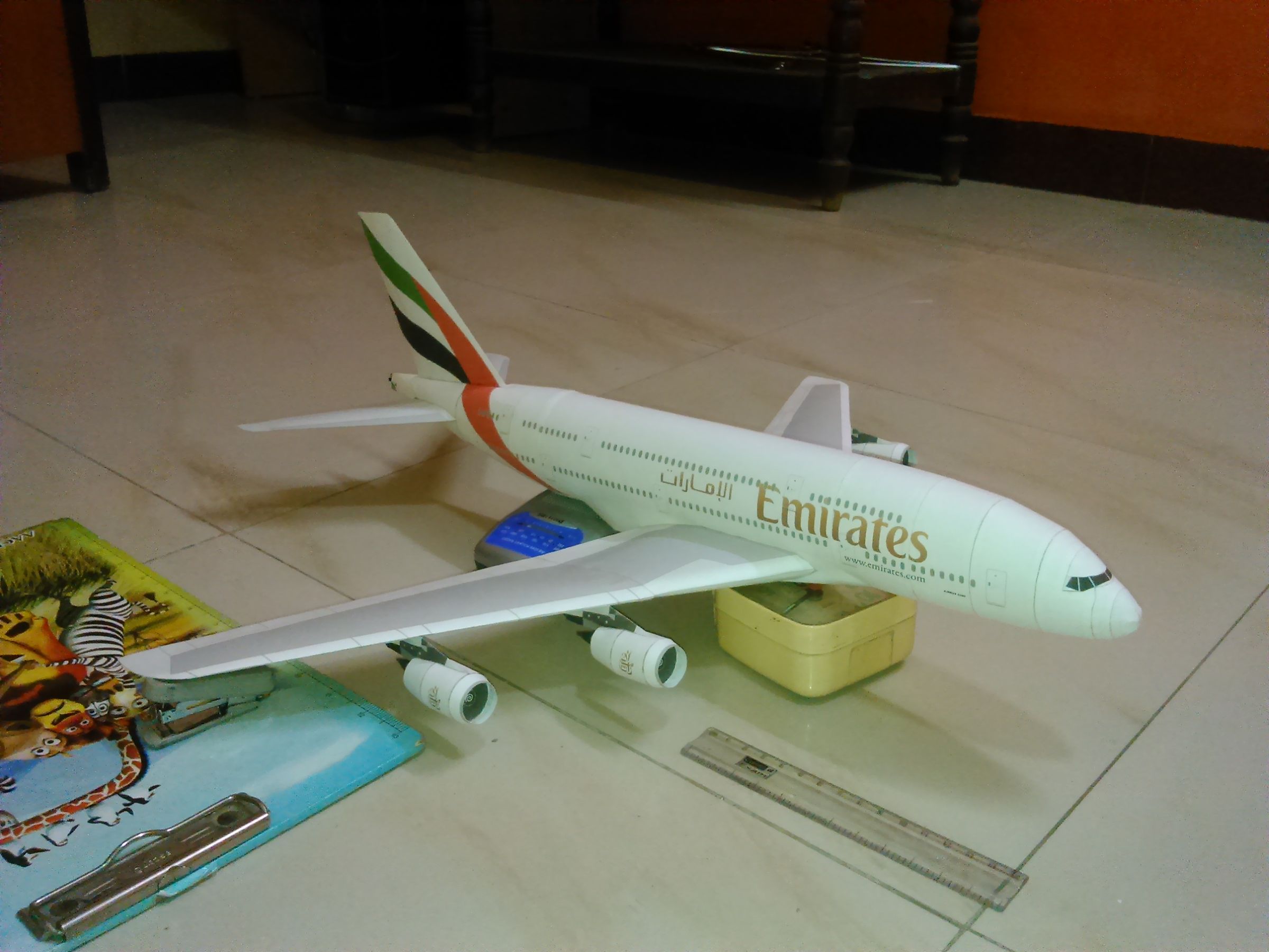 A380 Emirates Paper Model 1:132 : 5 Steps - Instructables