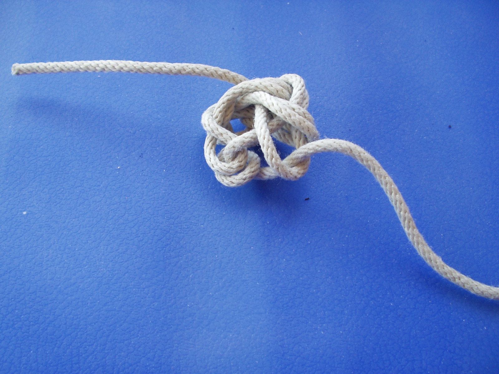 Single Strand Star Knot : 16 Steps - Instructables