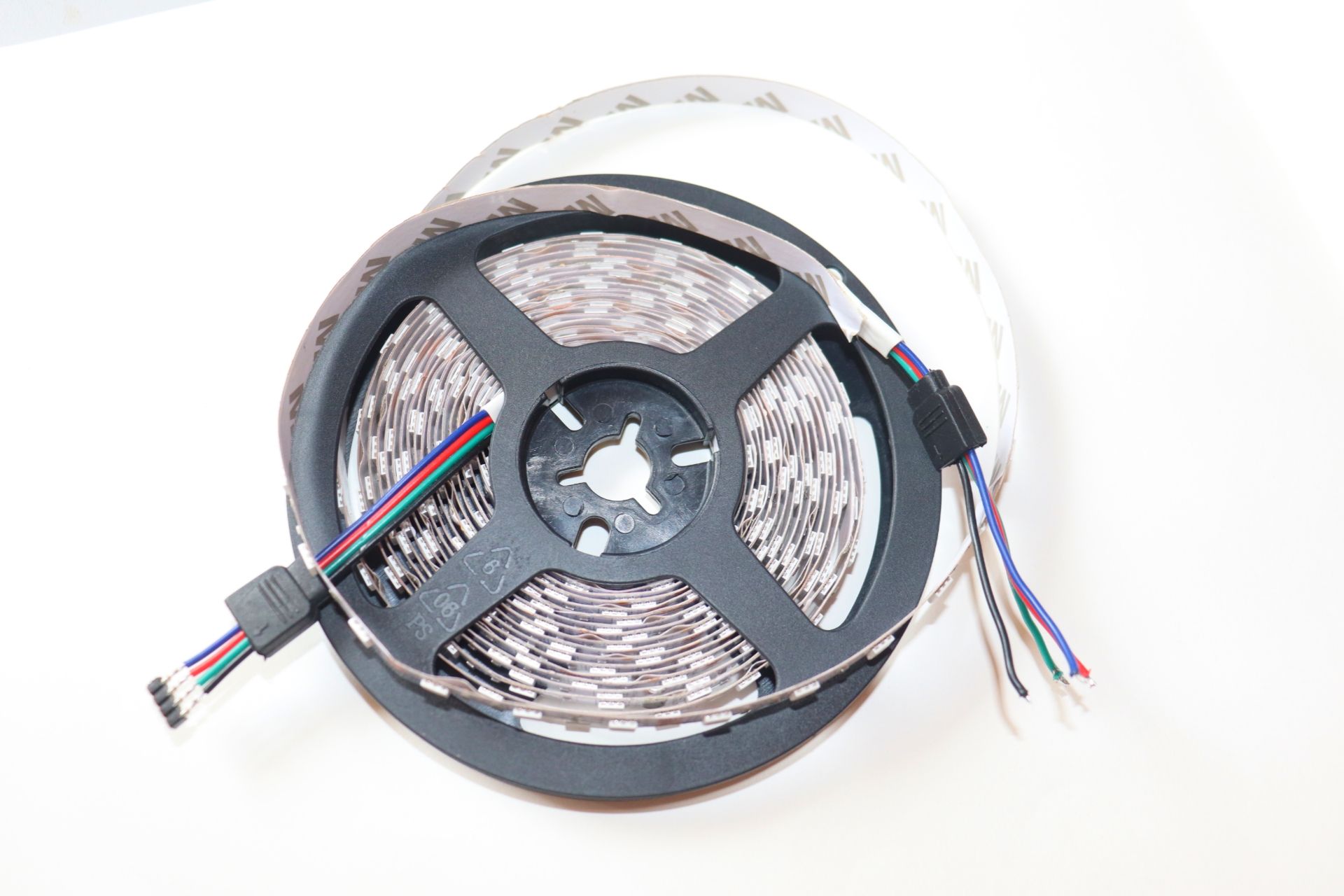 How to Make LED Strip Color Changer Circuit : 6 Steps - Instructables