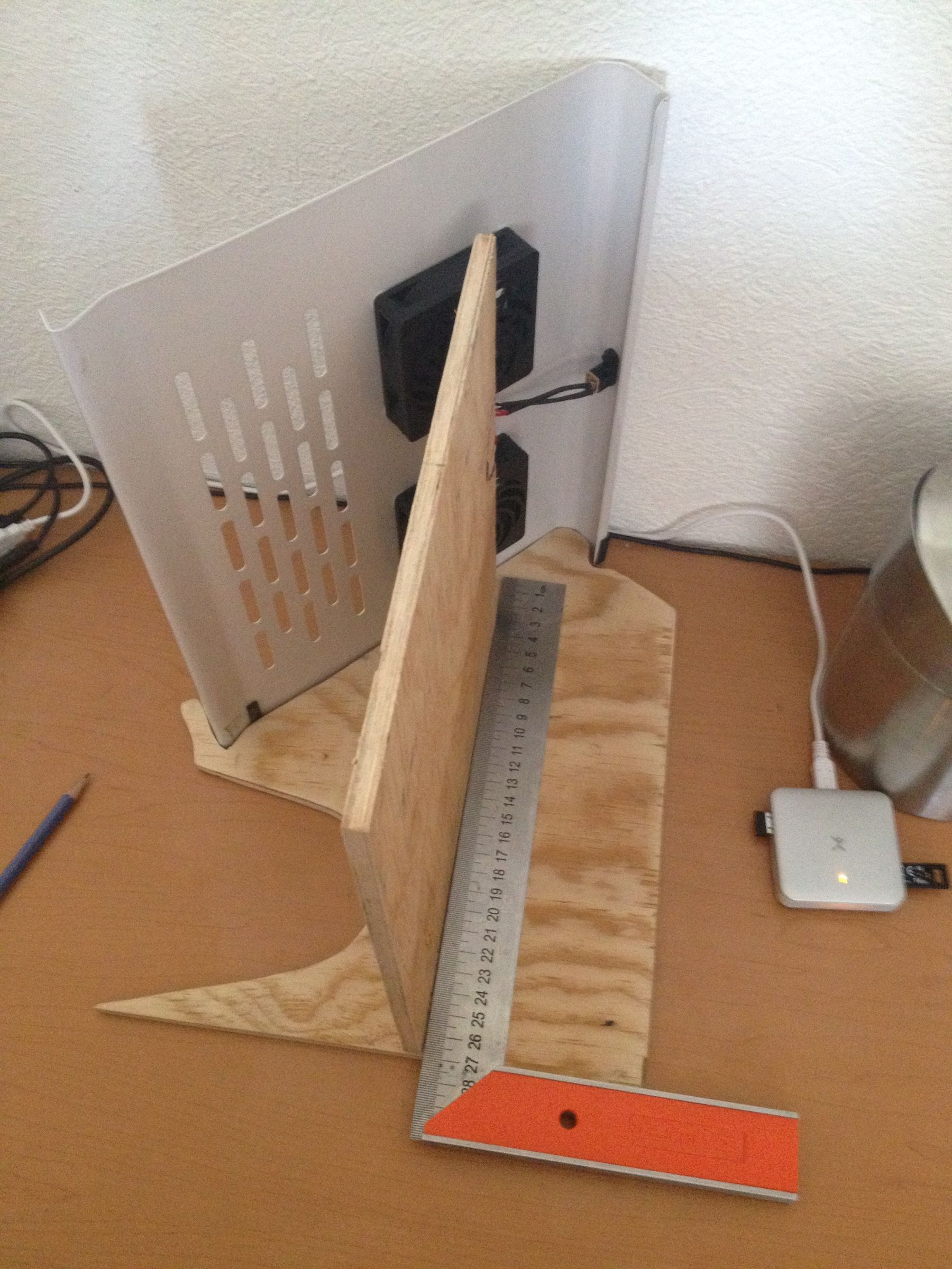 Wood Laptop Stand for Desktop With Fans and Stuff : 5 Steps - Instructables