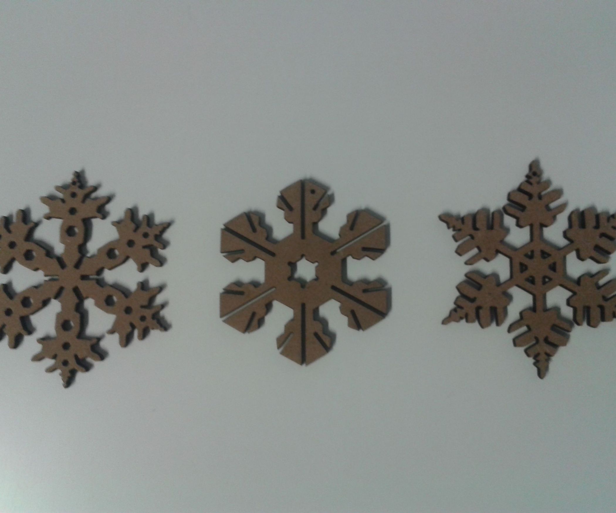 Snow Flakes (Christmas Decorations) : 5 Steps - Instructables