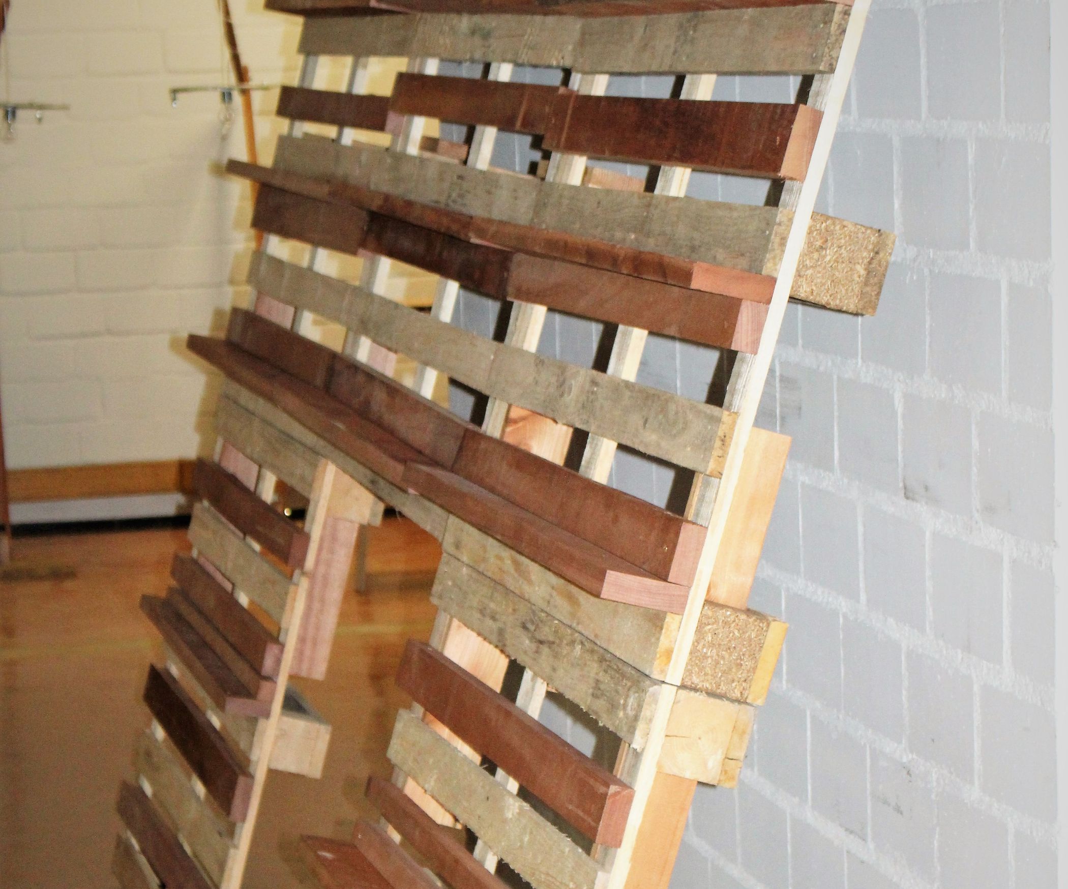 Pallet Library : 3 Steps - Instructables