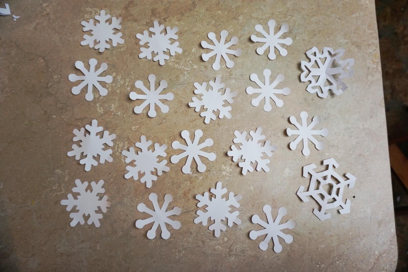 Snowflake Magnets for Your Front Door : 8 Steps (with Pictures ...