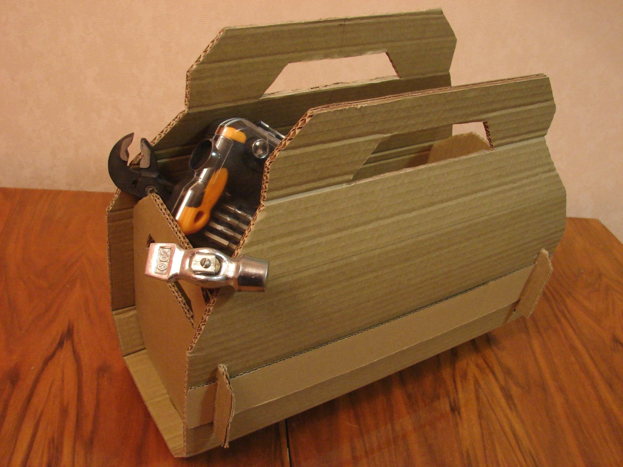 Cardboard Tool Bag : 8 Steps (with Pictures) - Instructables