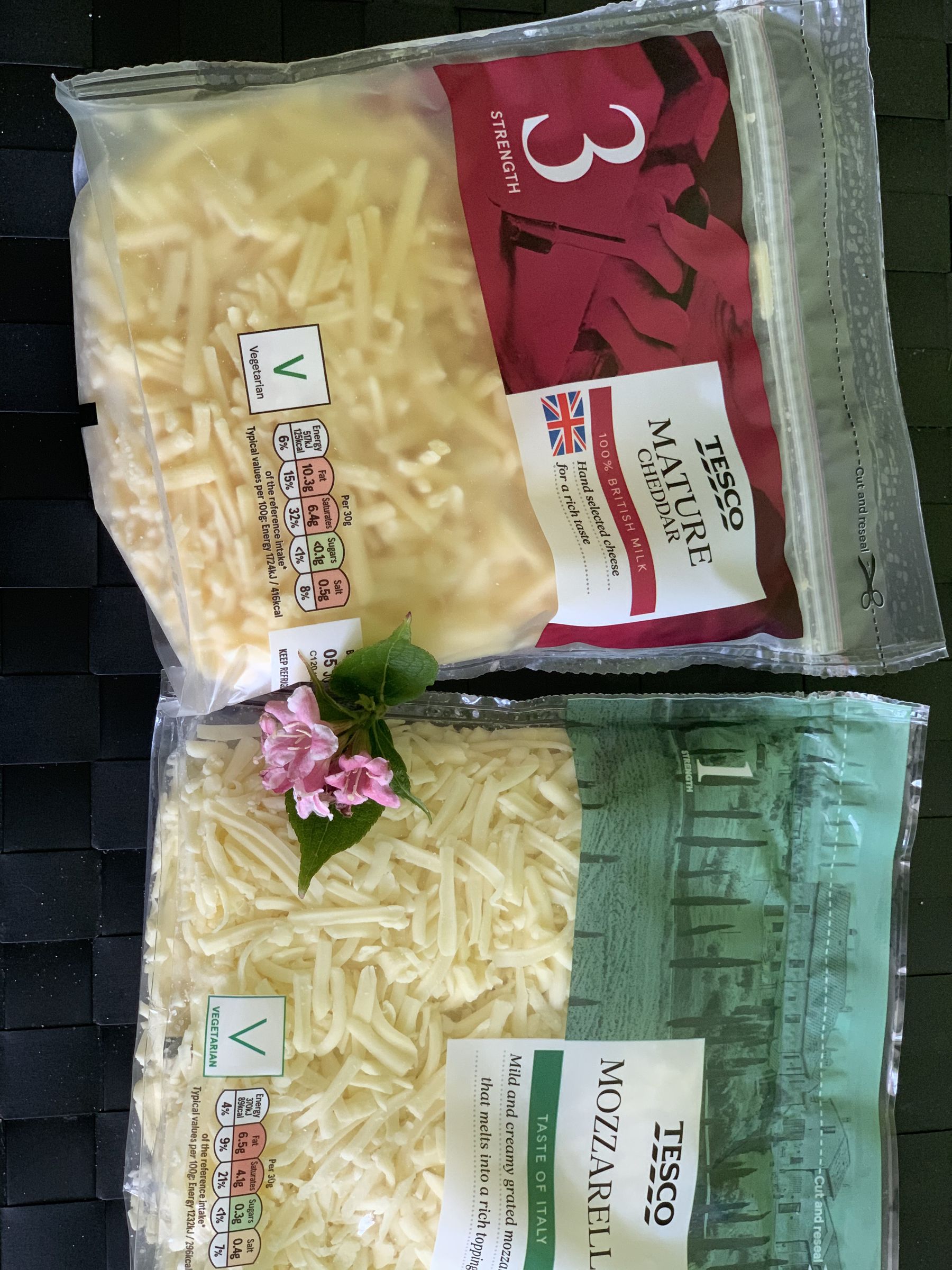 How to Make Pizza Hut's Dorito Crust Pizza : 6 Steps - Instructables