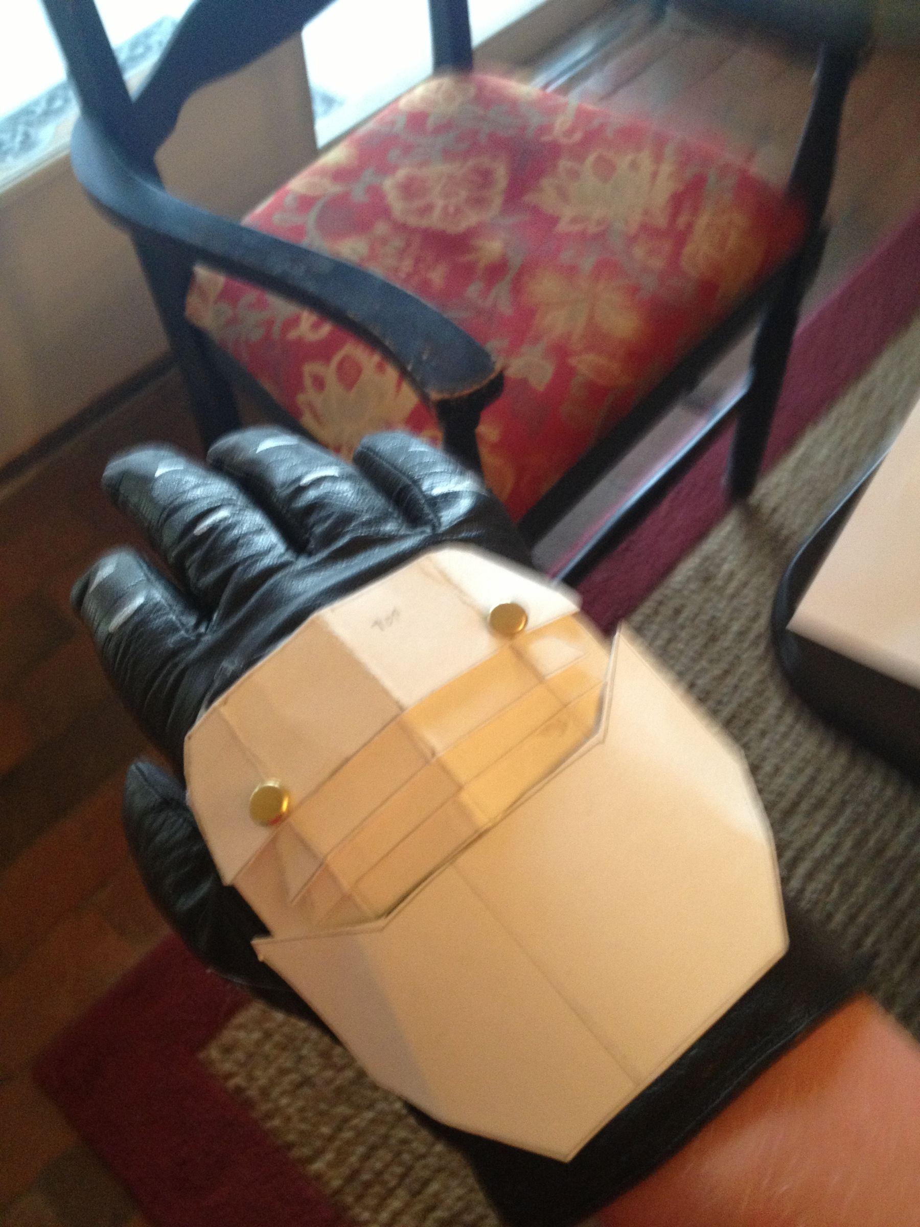 Knight Gauntlets : 6 Steps - Instructables