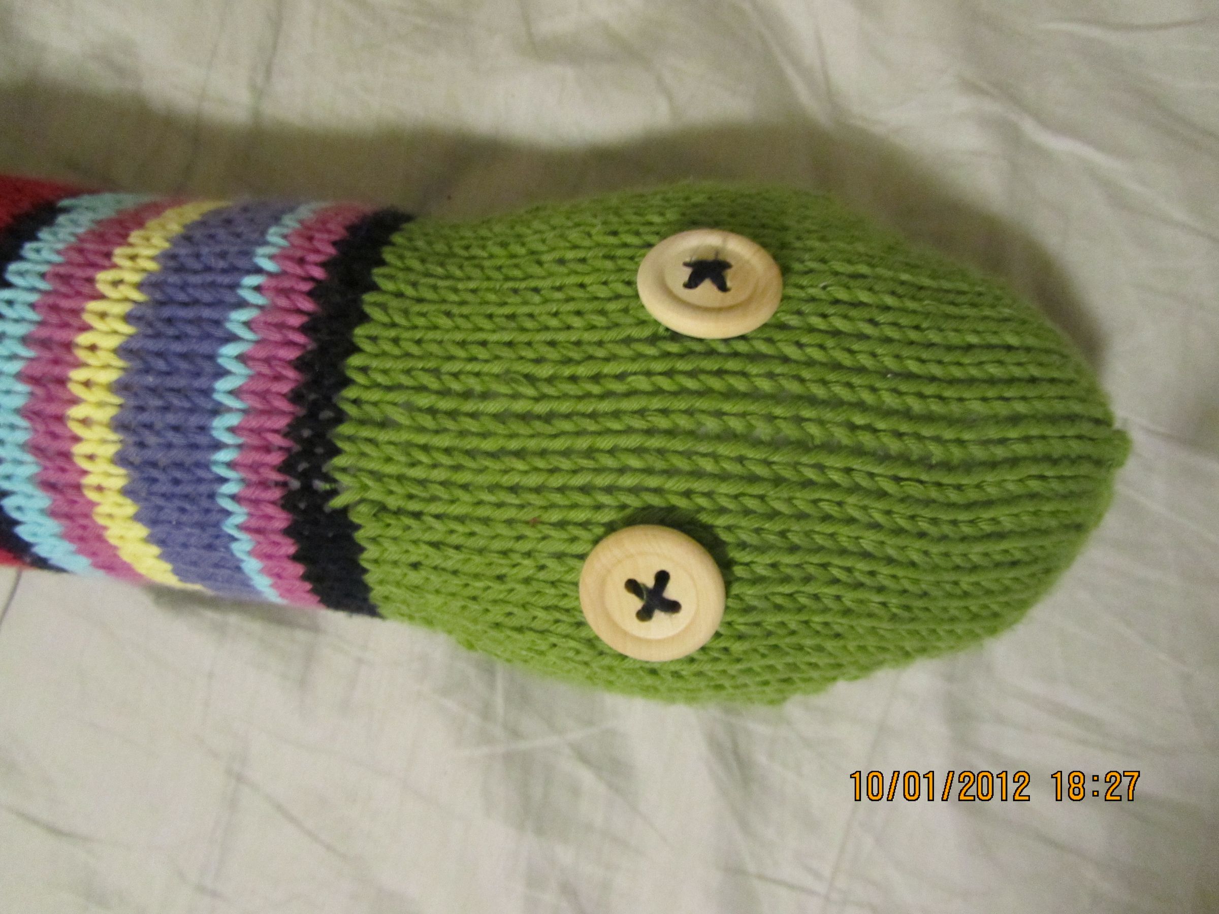 Enormous Stripey Knitted Snake : 4 Steps (with Pictures) - Instructables