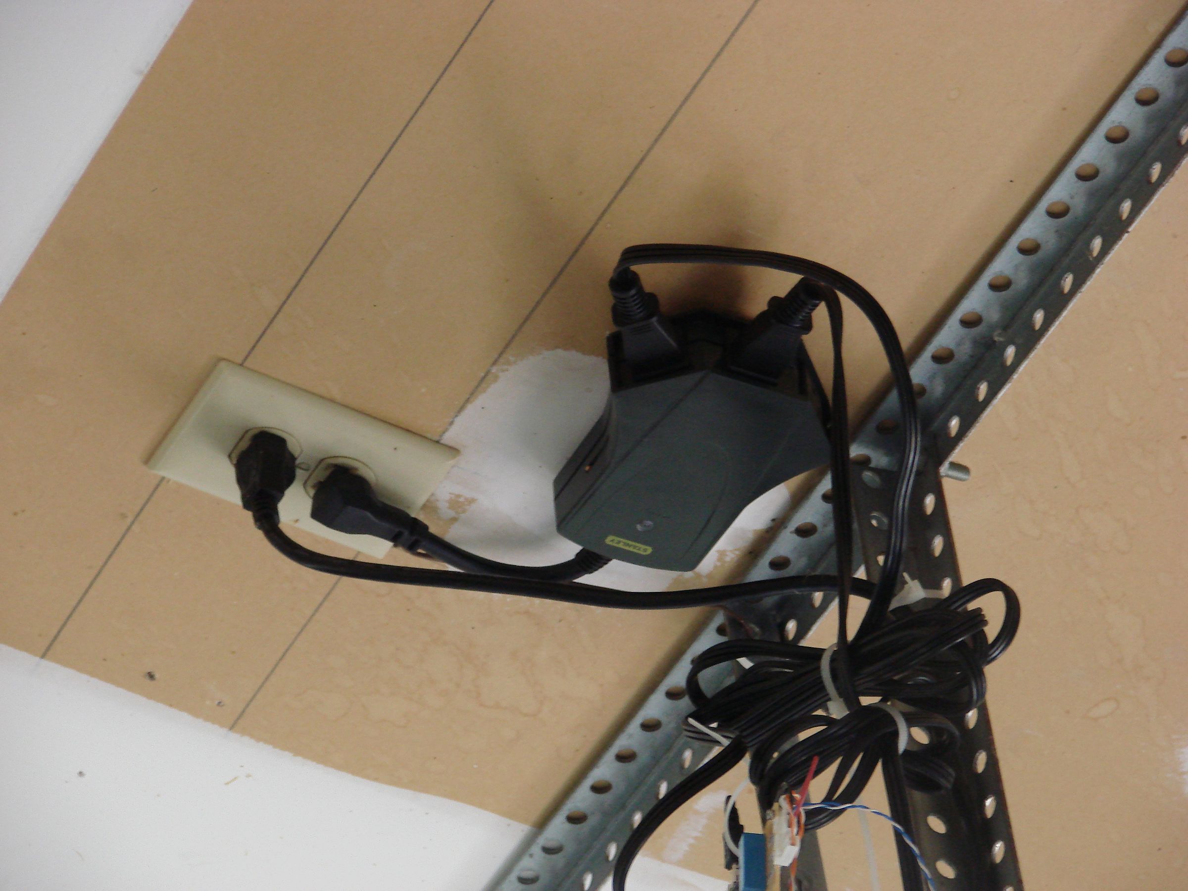 Impowered Electrical Outlets : 7 Steps (with Pictures) - Instructables