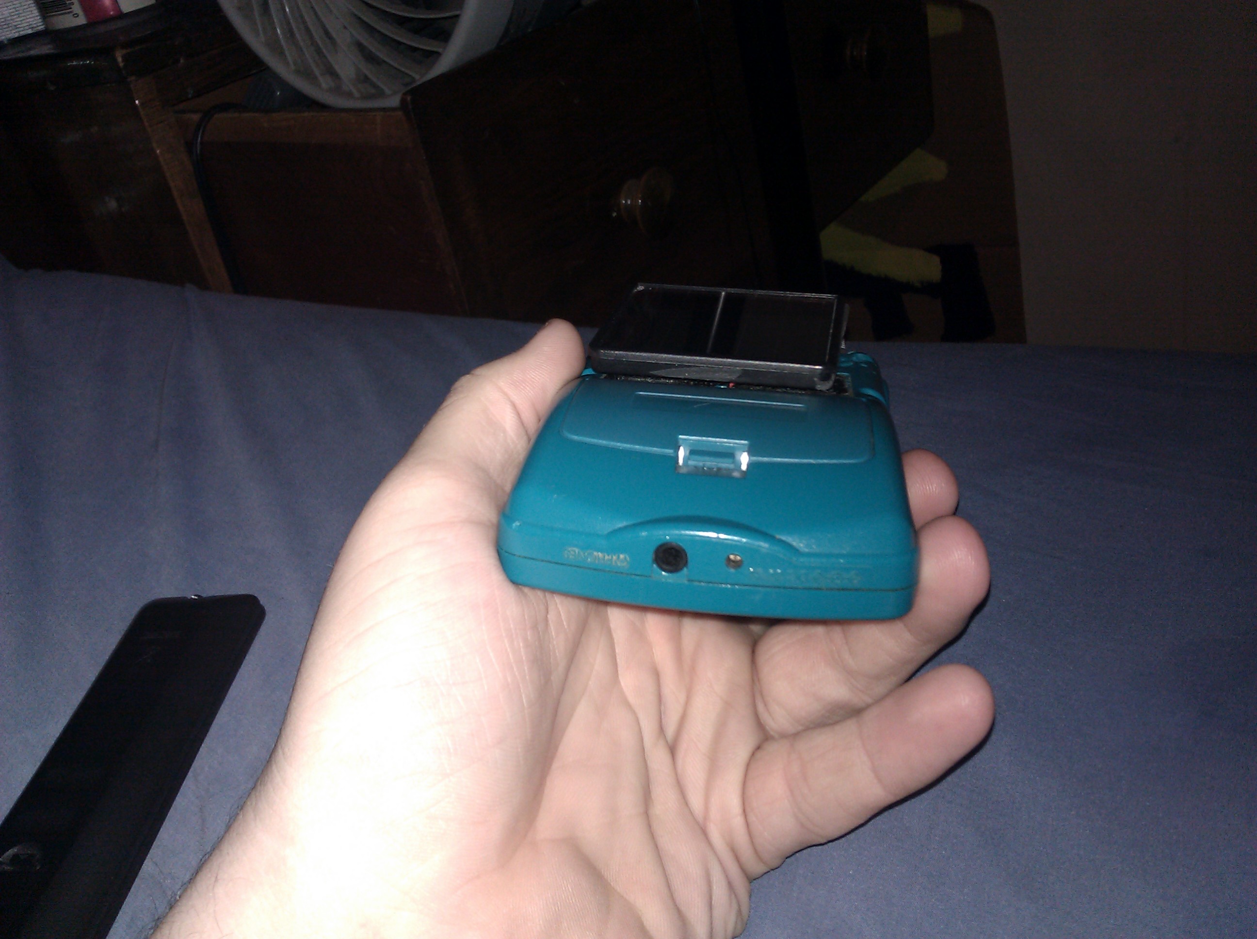 Solar Power Your Gameboy Color (updated) : 9 Steps - Instructables