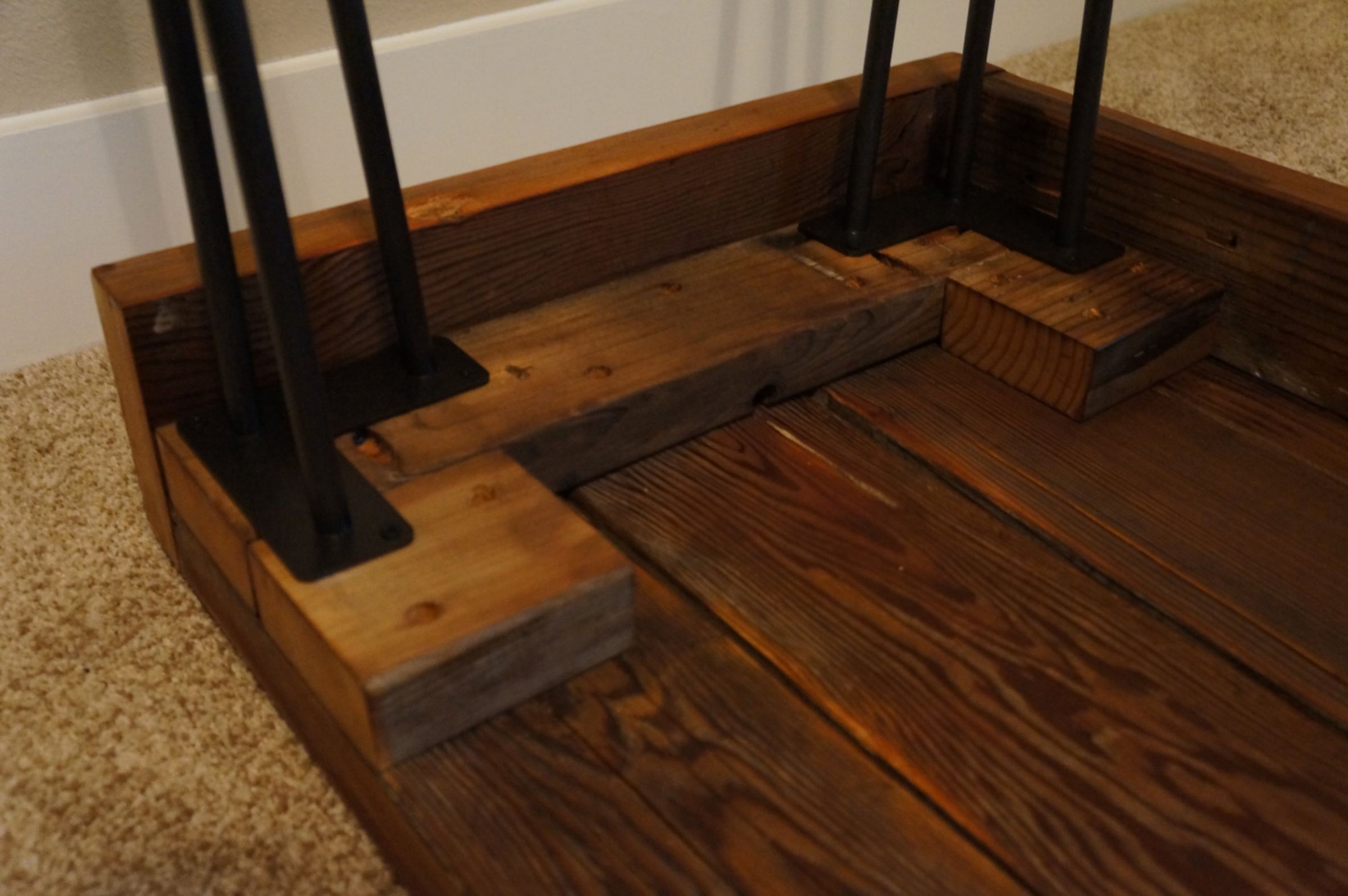 Reclaimed Corner Desk : 23 Steps (with Pictures) - Instructables