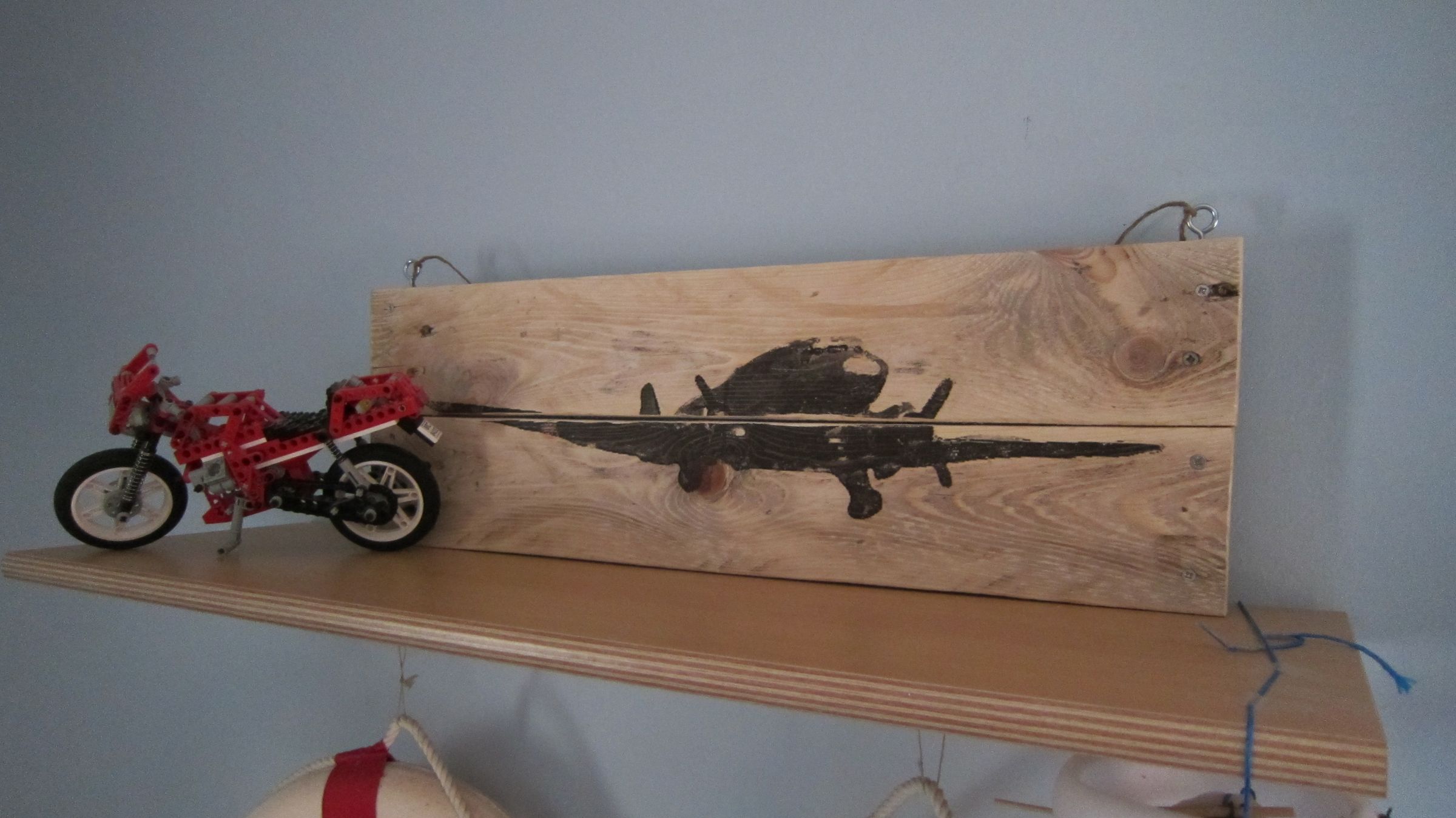 Plane on Pallet Board : 3 Steps (with Pictures) - Instructables