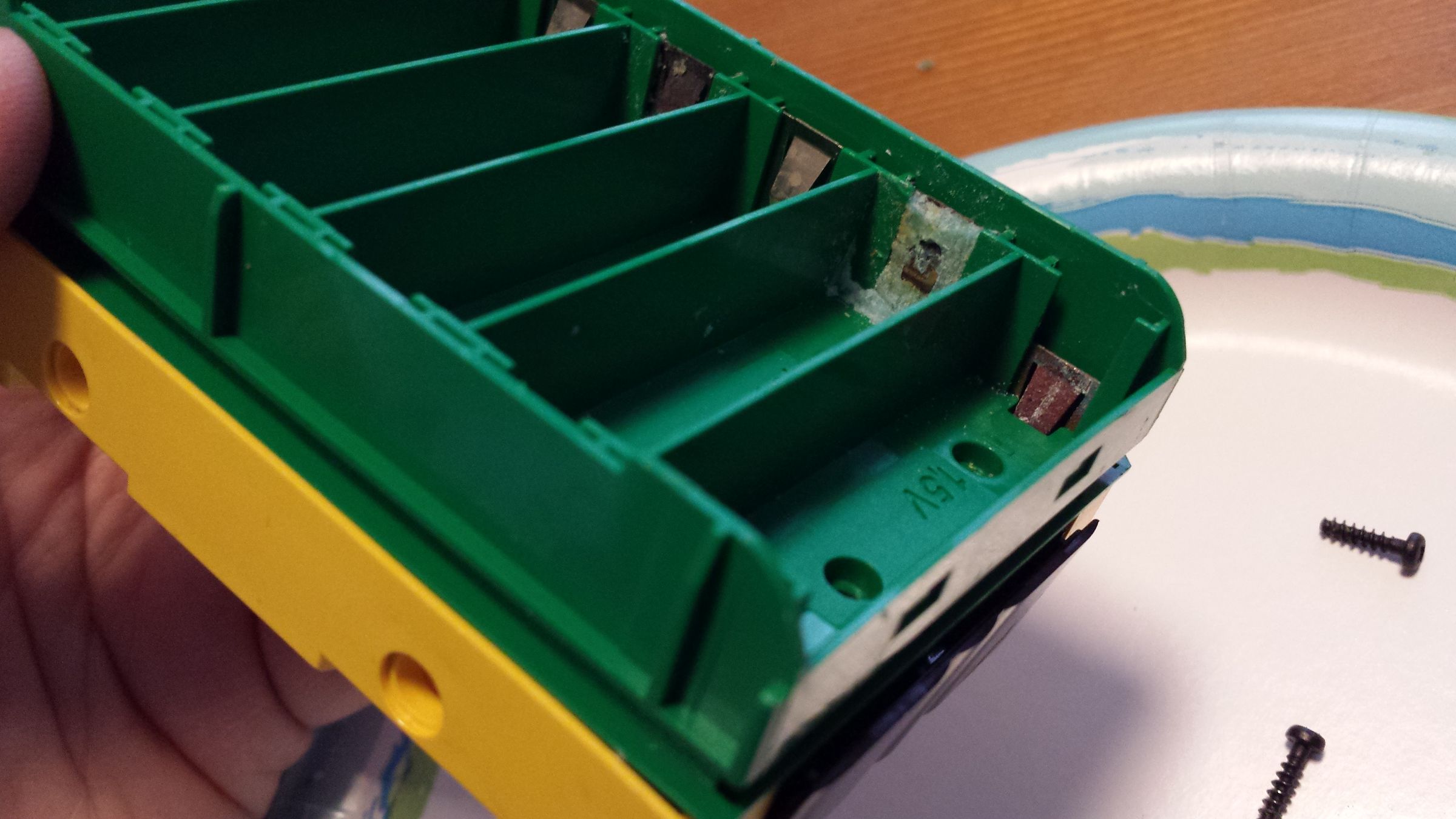 Restoring Corroded Battery Contacts : 7 Steps (with Pictures ...