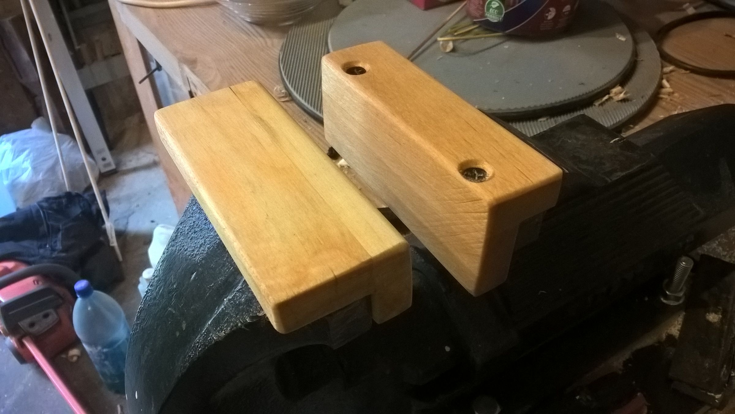 Wooden Jaws for a Metal Vice or Vise Held by Magnets : 7 Steps (with ...