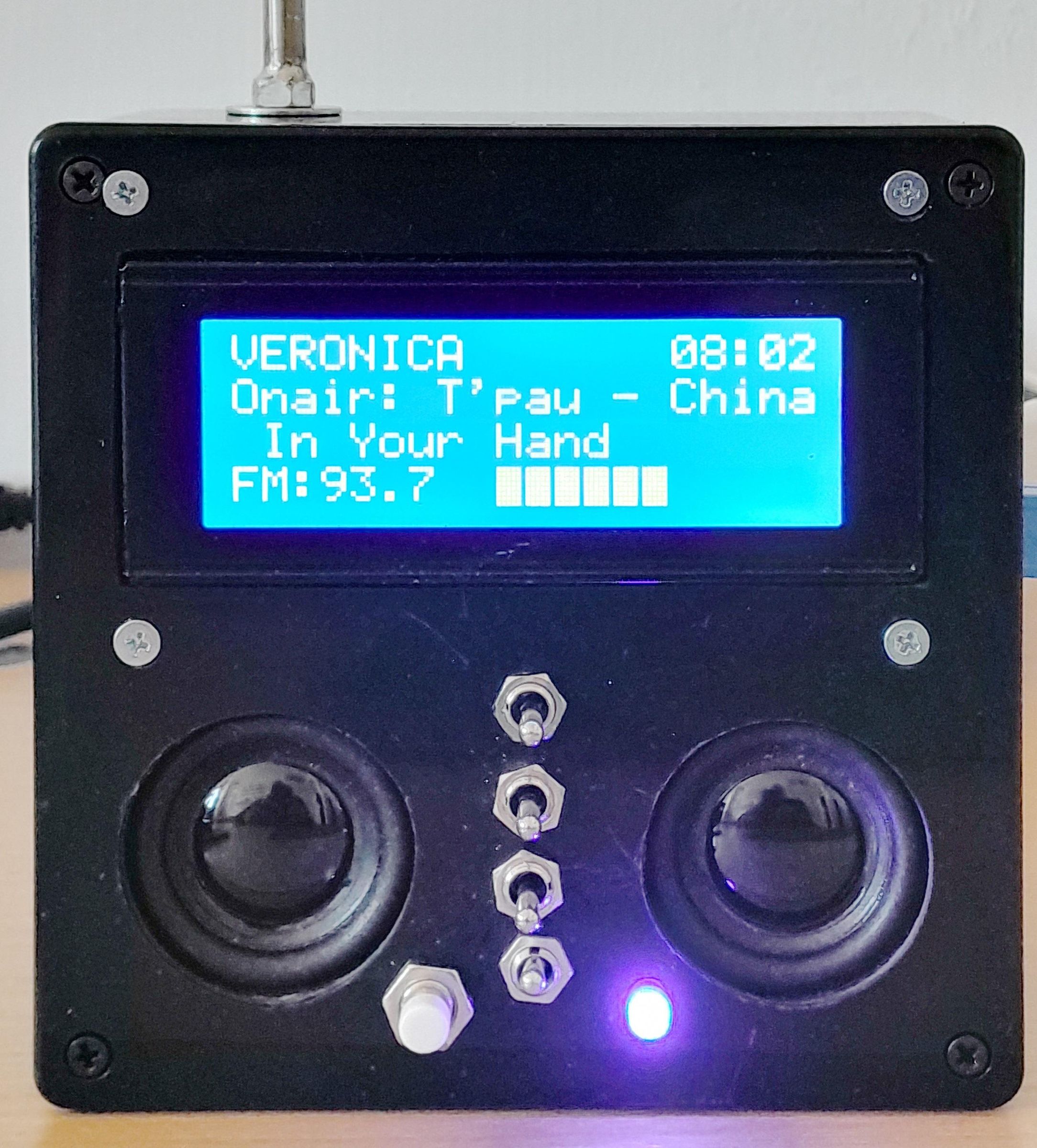 Mini FM Radio With RDA5807m Chip : 8 Steps (with Pictures) - Instructables