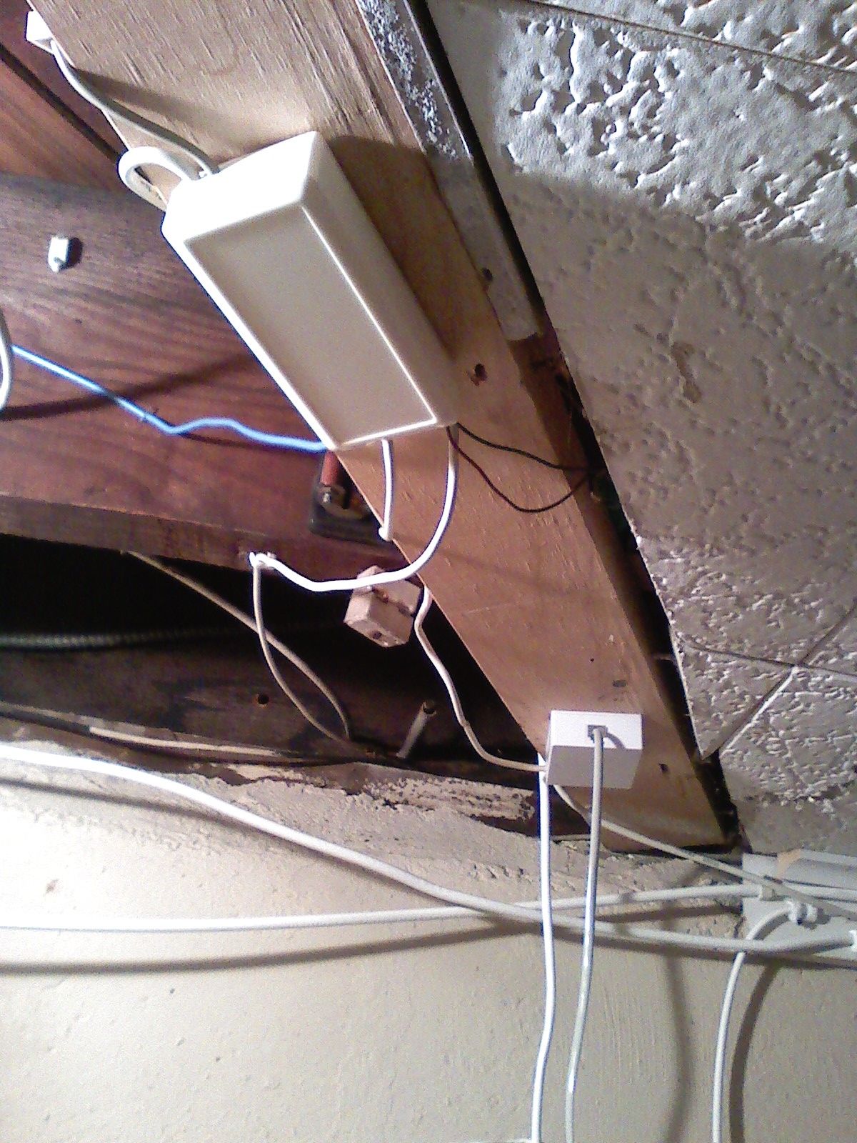 Uncluttering Phone Wires : 3 Steps - Instructables
