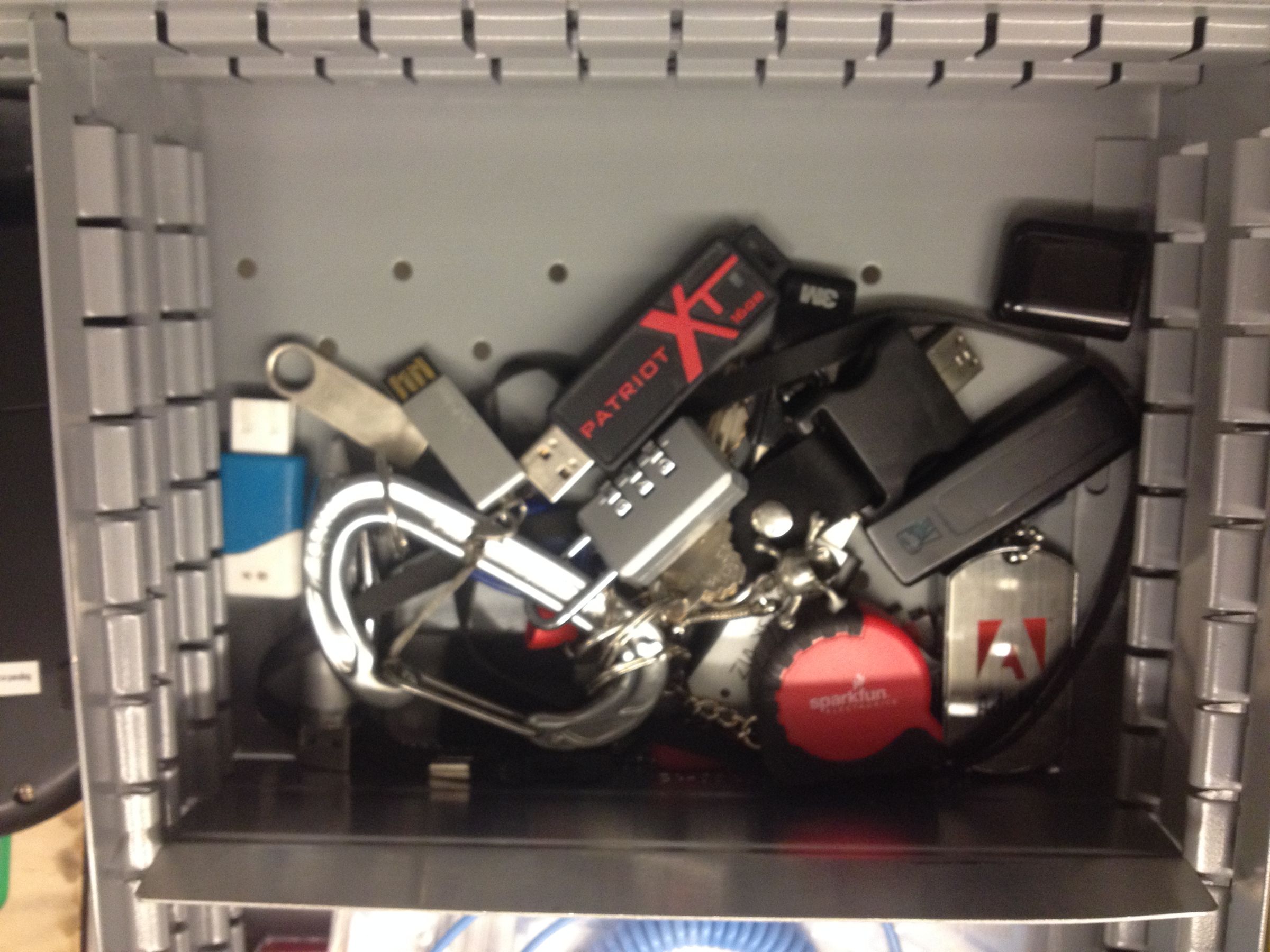 USB Stick Lost-and-Found : 6 Steps (with Pictures) - Instructables