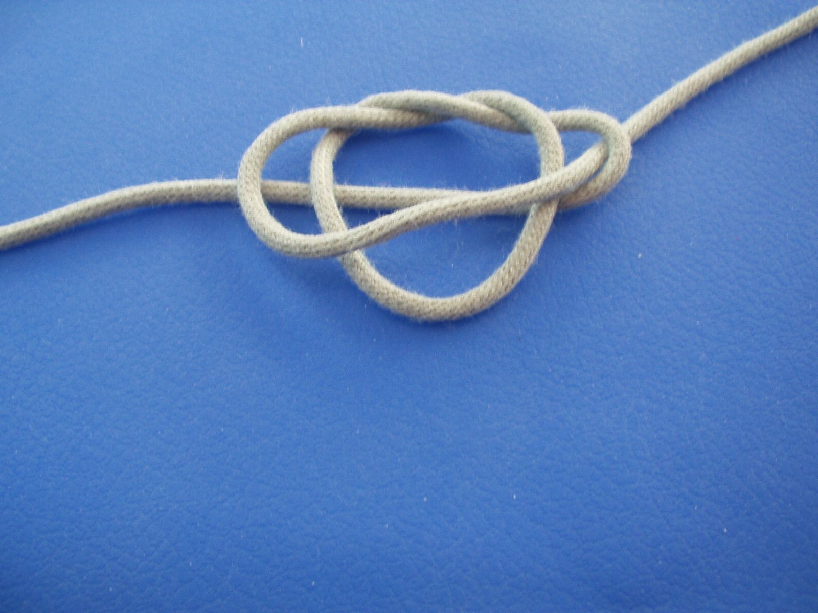 Overhand, Overhand Stopper Knot : 8 Steps - Instructables