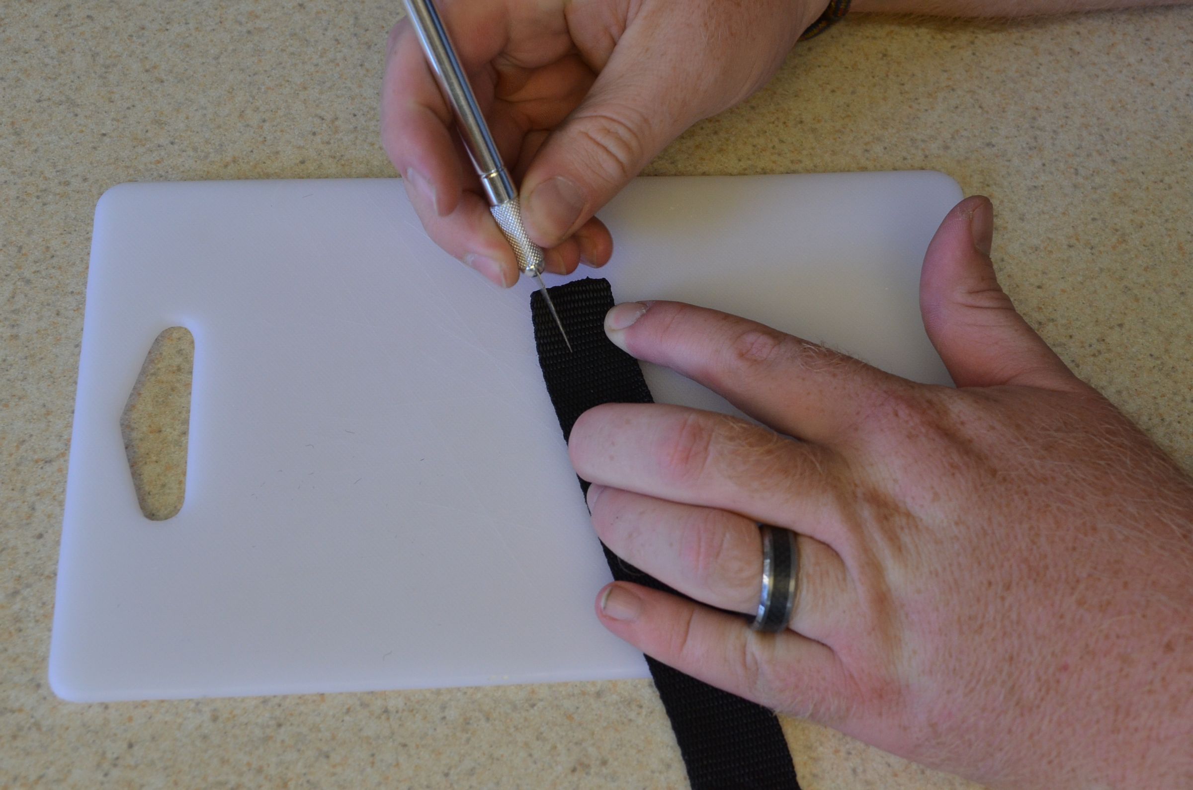 Functional Quick "R" Strap for Under $5 : 5 Steps (with Pictures ...