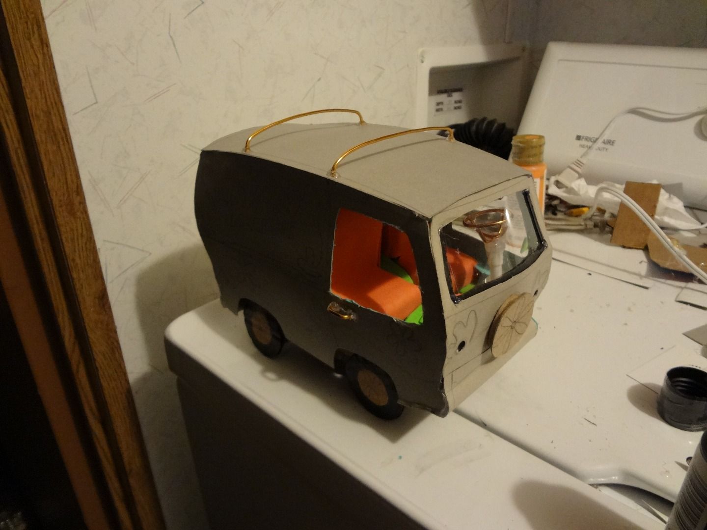 Scooby Doo Cardboard Electric Mystery Machine : 5 Steps - Instructables