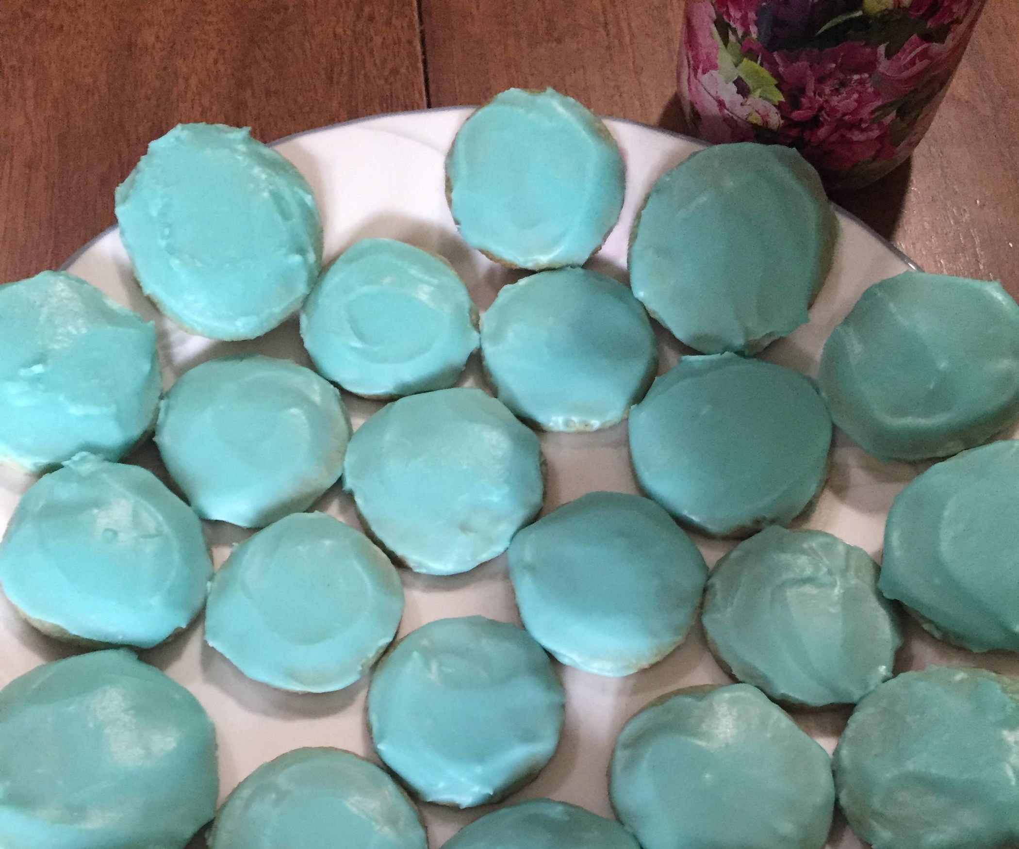 Easy Grogu's Blue Cookies (Not Macarons!) : 4 Steps - Instructables
