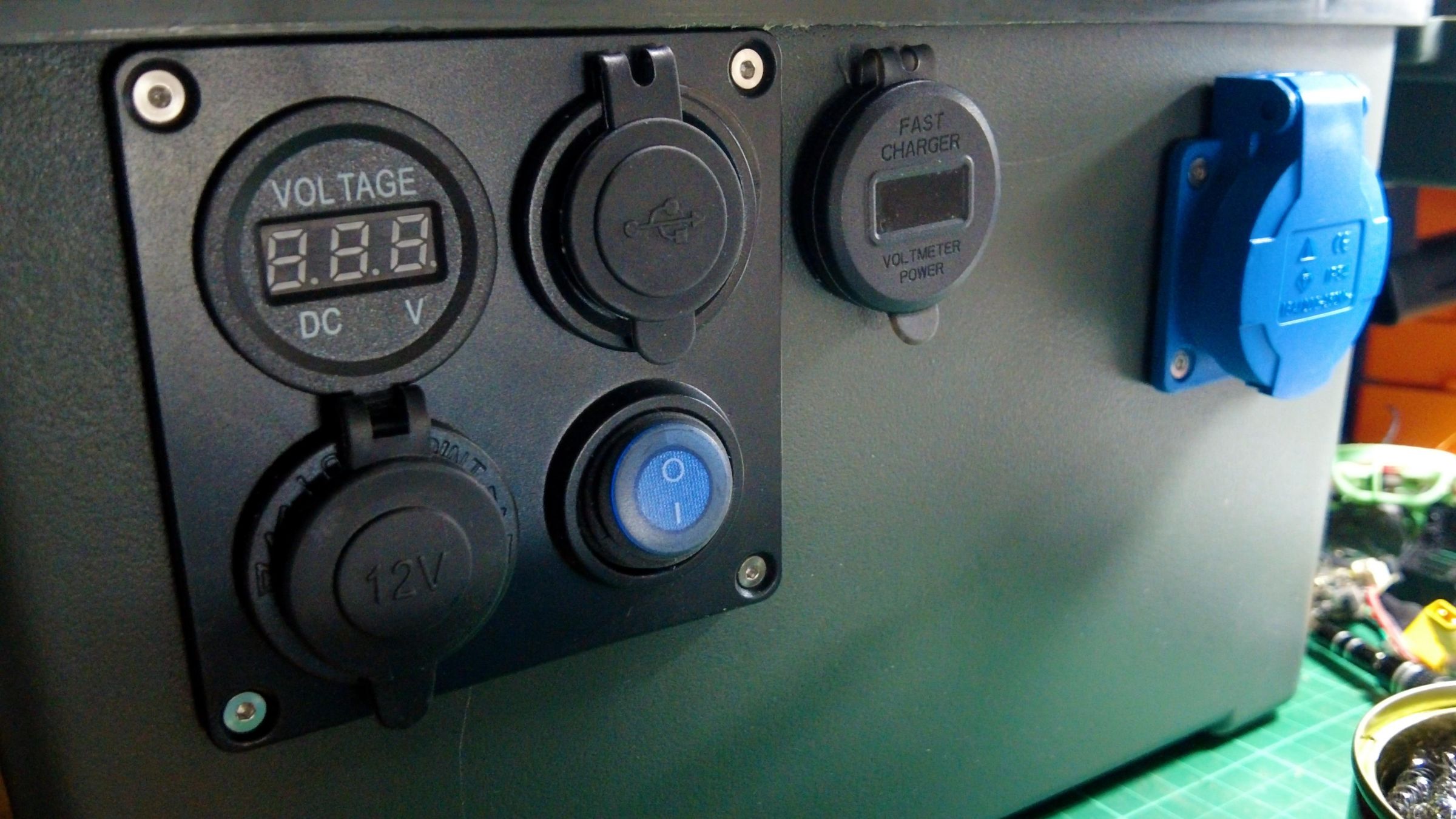 Portable Weatherproof Power Station : 13 Steps (with Pictures ...