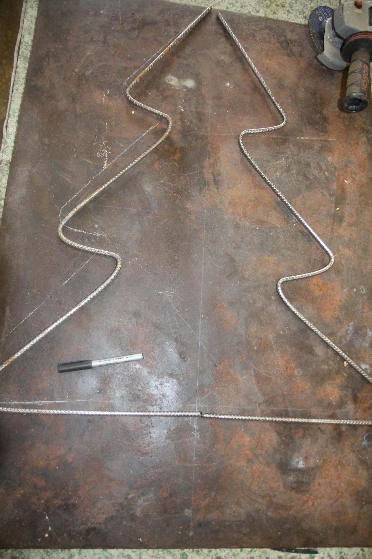 Simple Metal Christmas Tree : 7 Steps (with Pictures) - Instructables