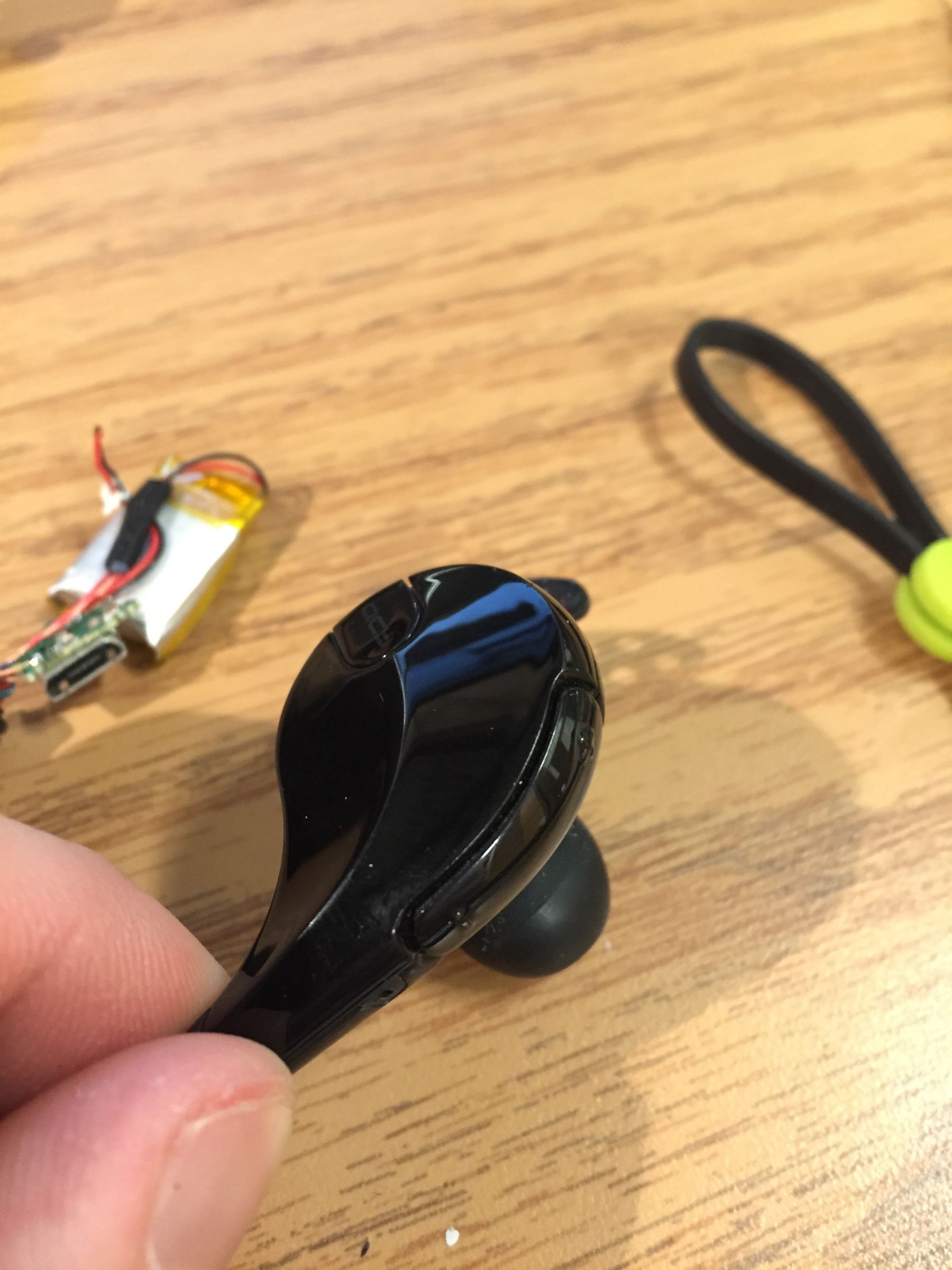 Hack Broken Earbuds Into a Bluetooth Receiver : 6 Steps - Instructables