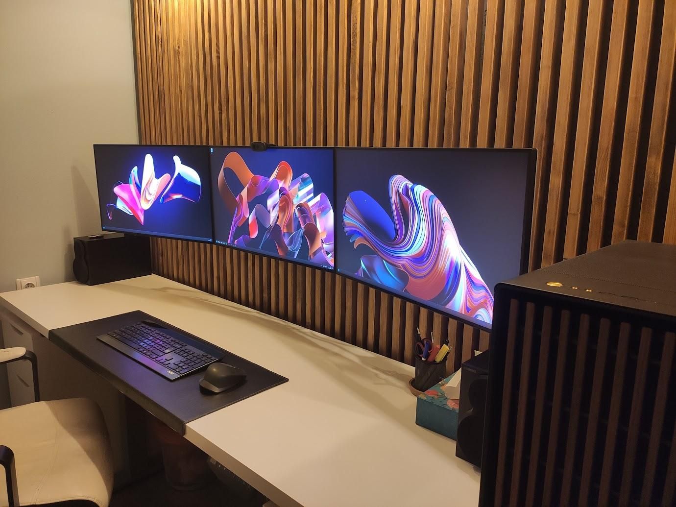 Home Office Slat Wall With Motorised Tripple Monitor Lift and Desk With ...