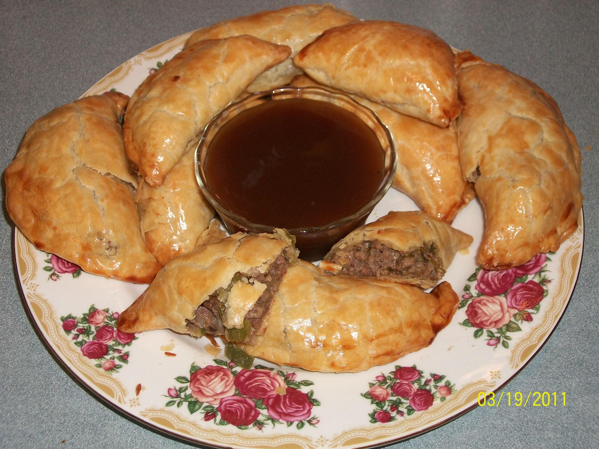Pegs Spicy Meat Pies - Instructables
