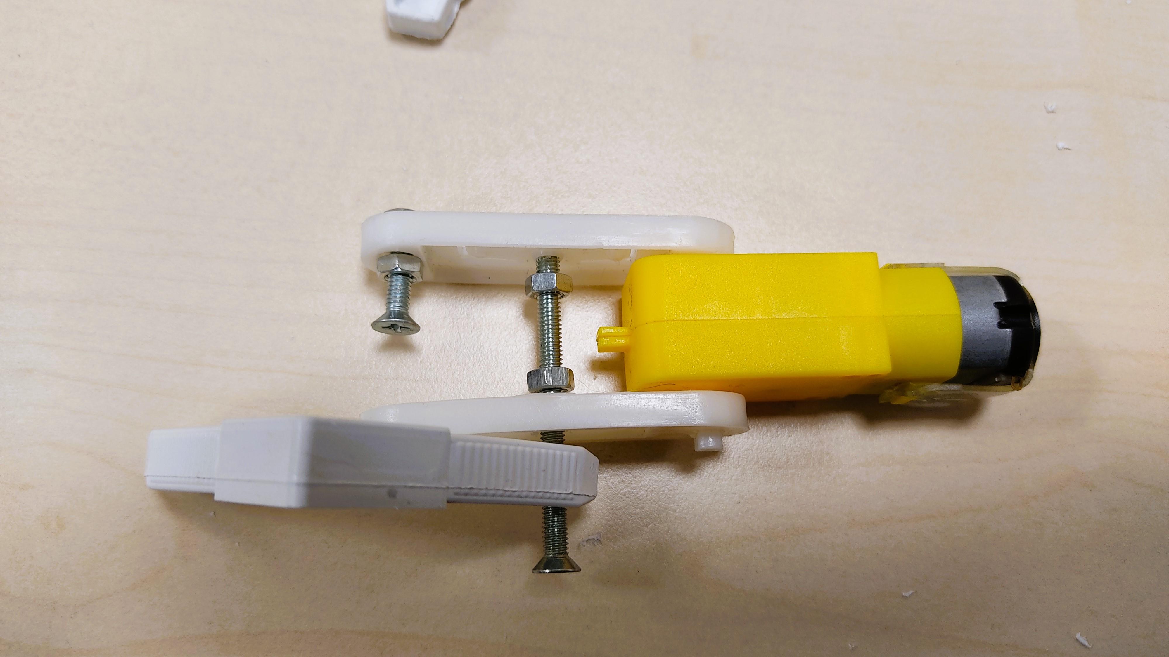 Robotics for School: Create Four Easy Robots Using Simple Materials ...