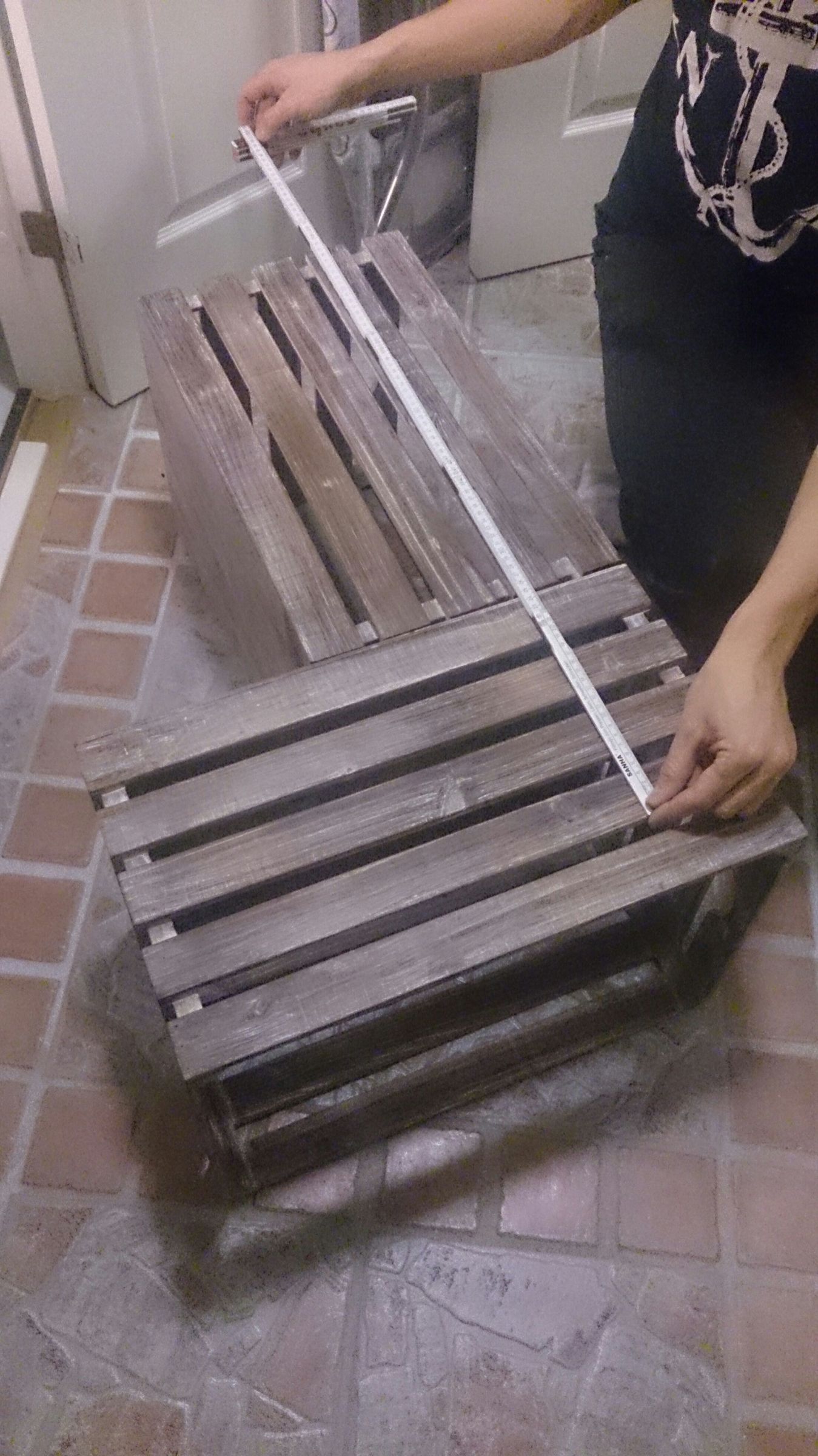 Apple Crate Coffee Table : 8 Steps (with Pictures) - Instructables