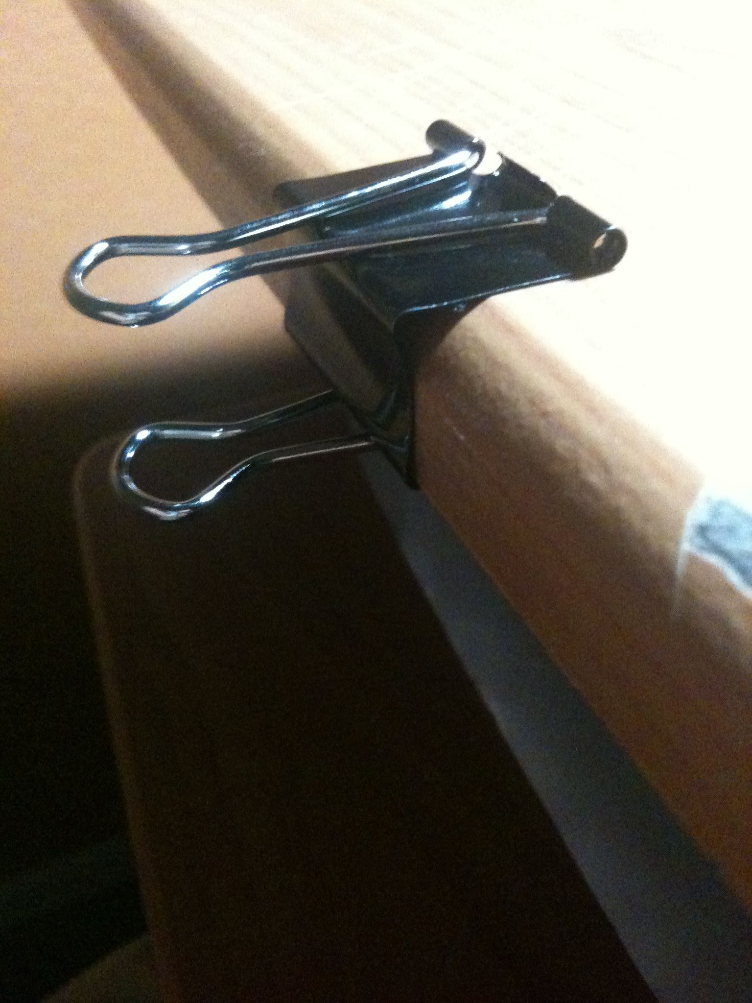 How to Keep Your Cables From Falling Off Your Desk : 5 Steps ...