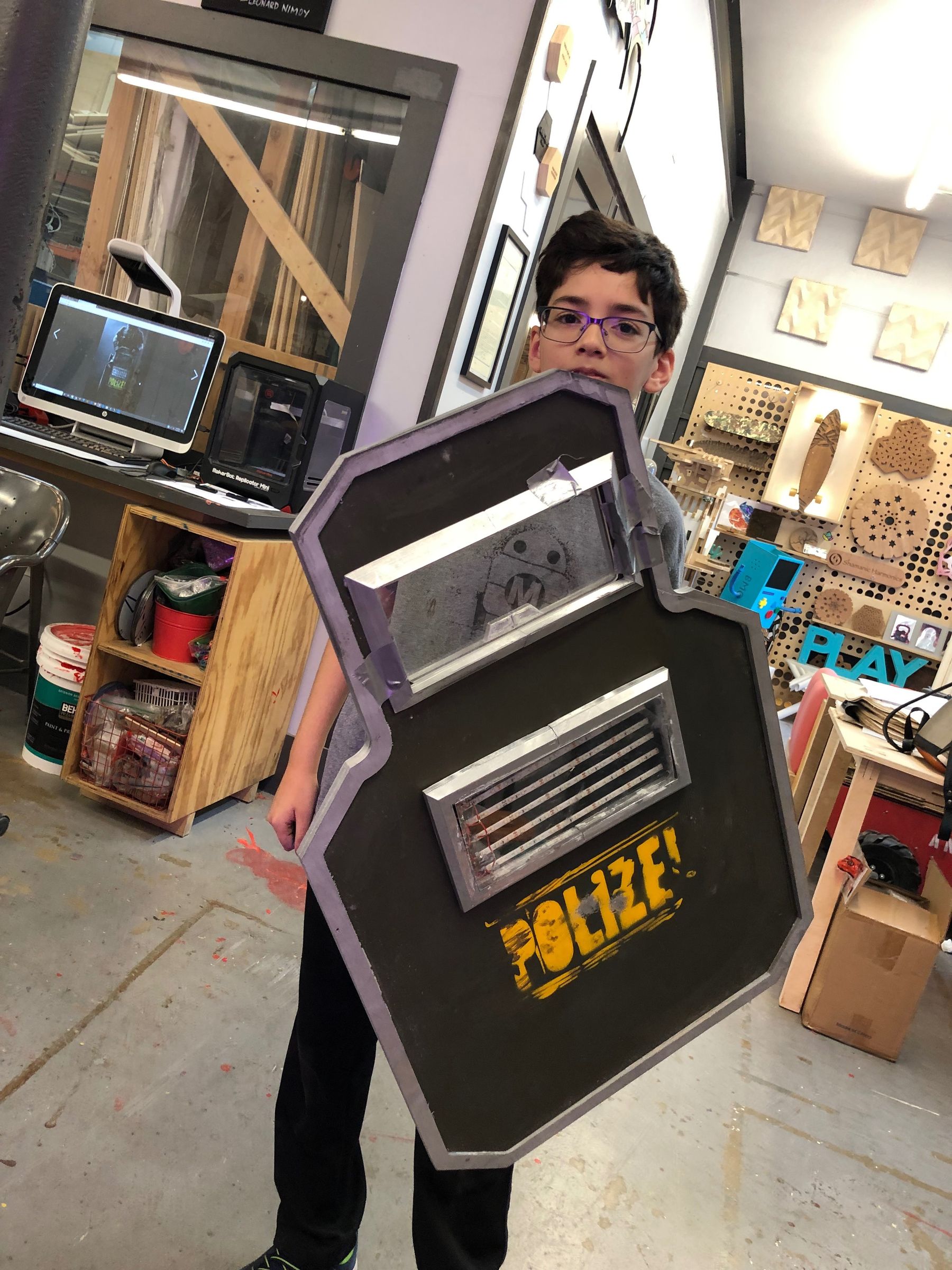 How to Make a Blitz Shield Prop : 10 Steps - Instructables