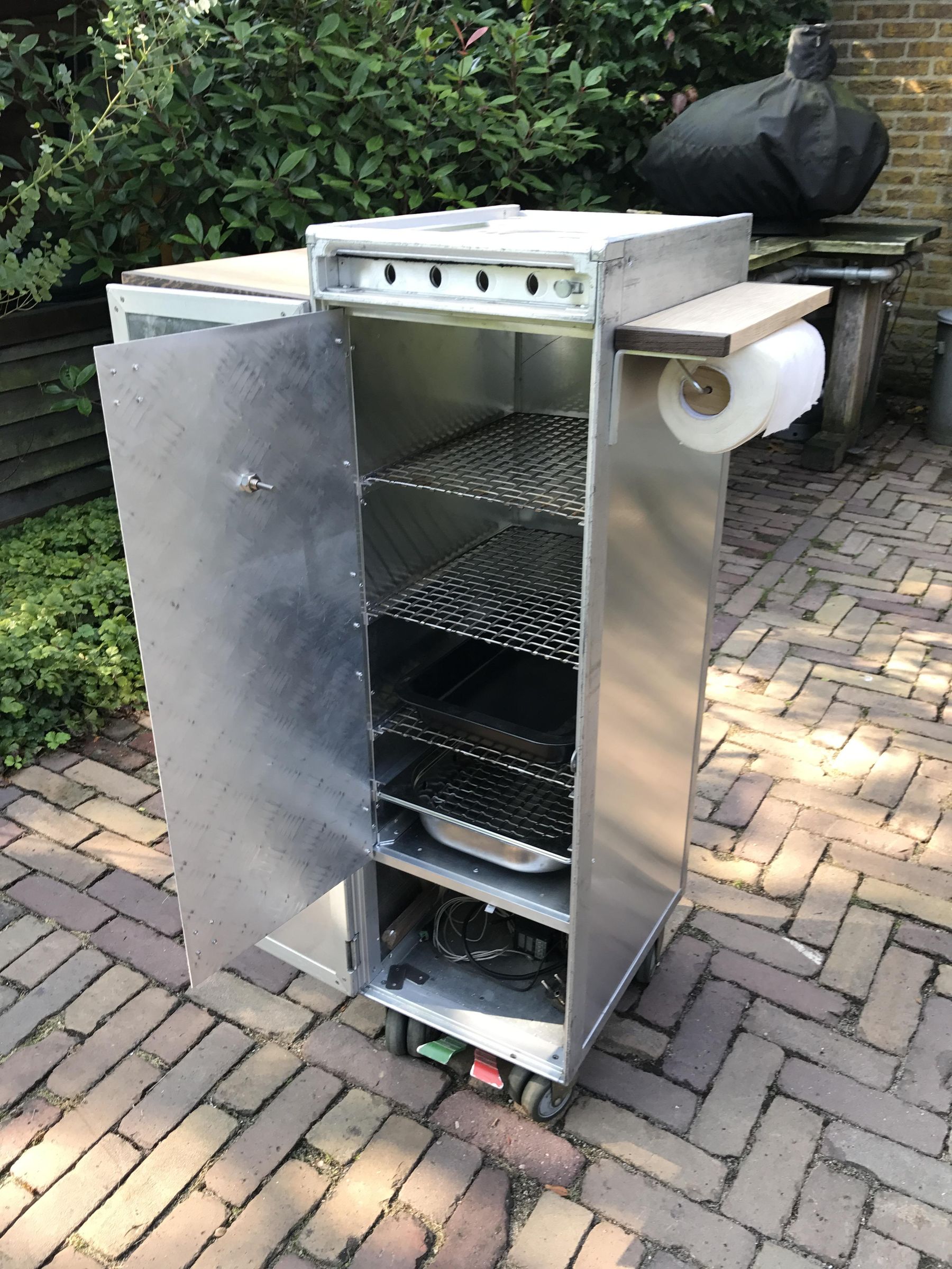 Aviation Trolley Barbecue Smoker With a Twist : 4 Steps (with Pictures ...